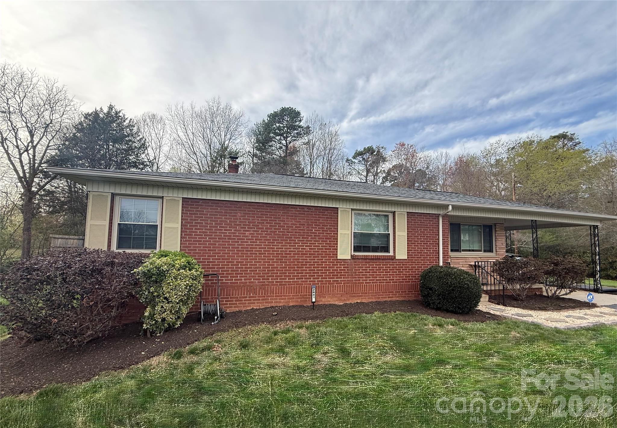 2841 20th Street NE, Hickory, NC - photo 2 of 24