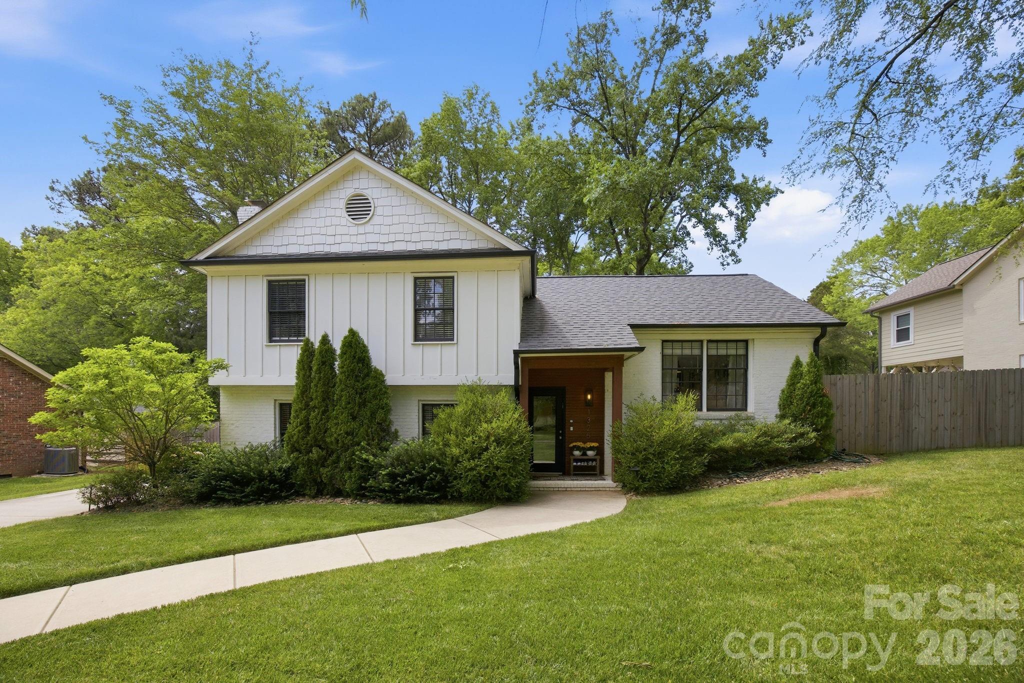 Home for sale at 1325 Braeburn Road, Charlotte, NC — photo 1 of 40