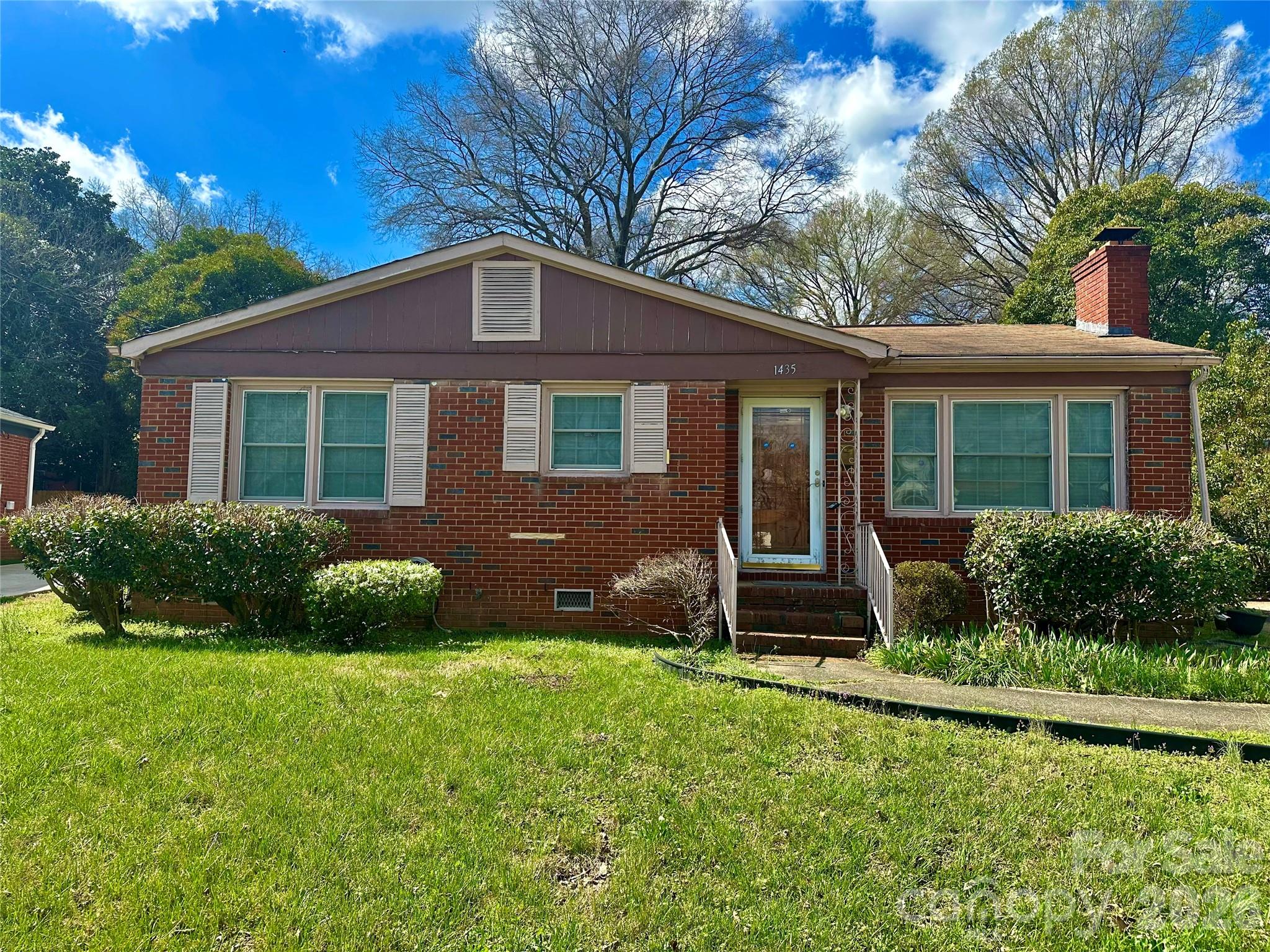 Home for sale at 1435 Dean Street, Charlotte, NC — photo 1 of 17
