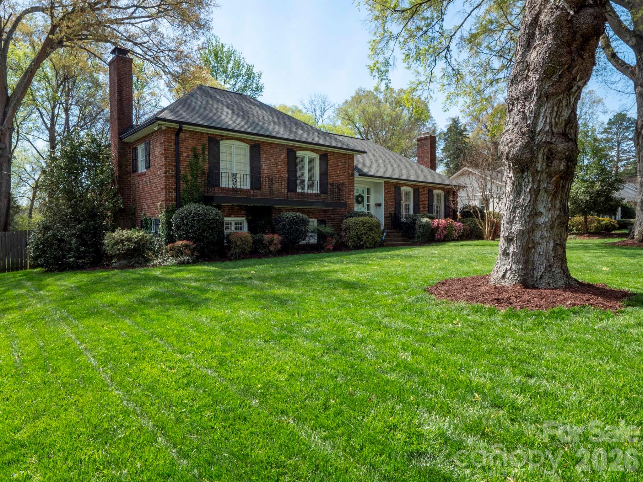 Photo 3 of 1419 Cavendish Court, Charlotte, NC