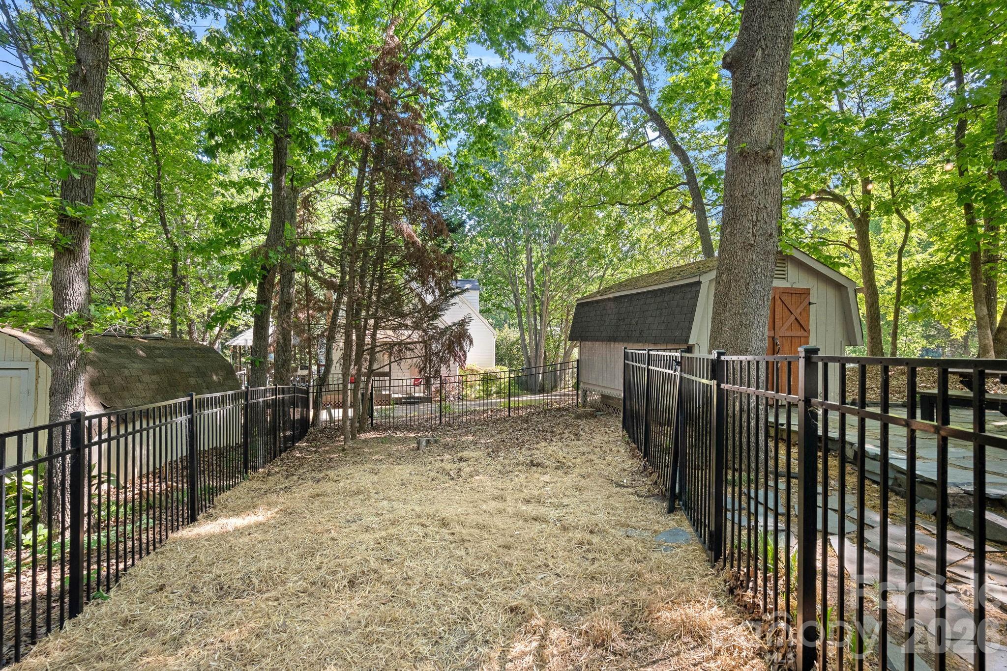 Photo 26 of 817 Bent Wood Court, Matthews, NC