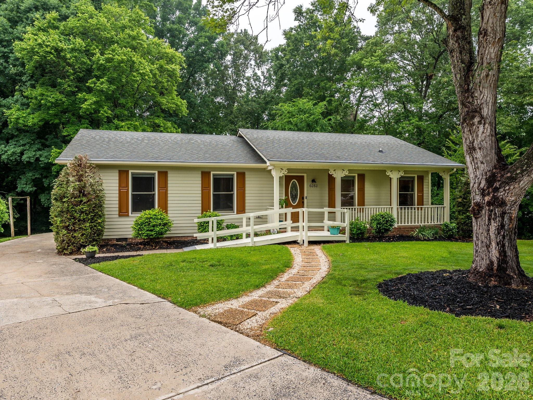 6060 Acadian Woods Drive, Charlotte, NC - photo 1 of 29