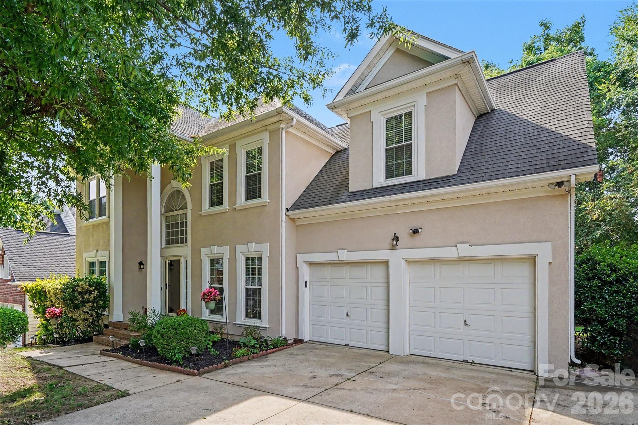 Home for sale at 5917 Nuthatch Court, Charlotte, NC — photo 2 of 46