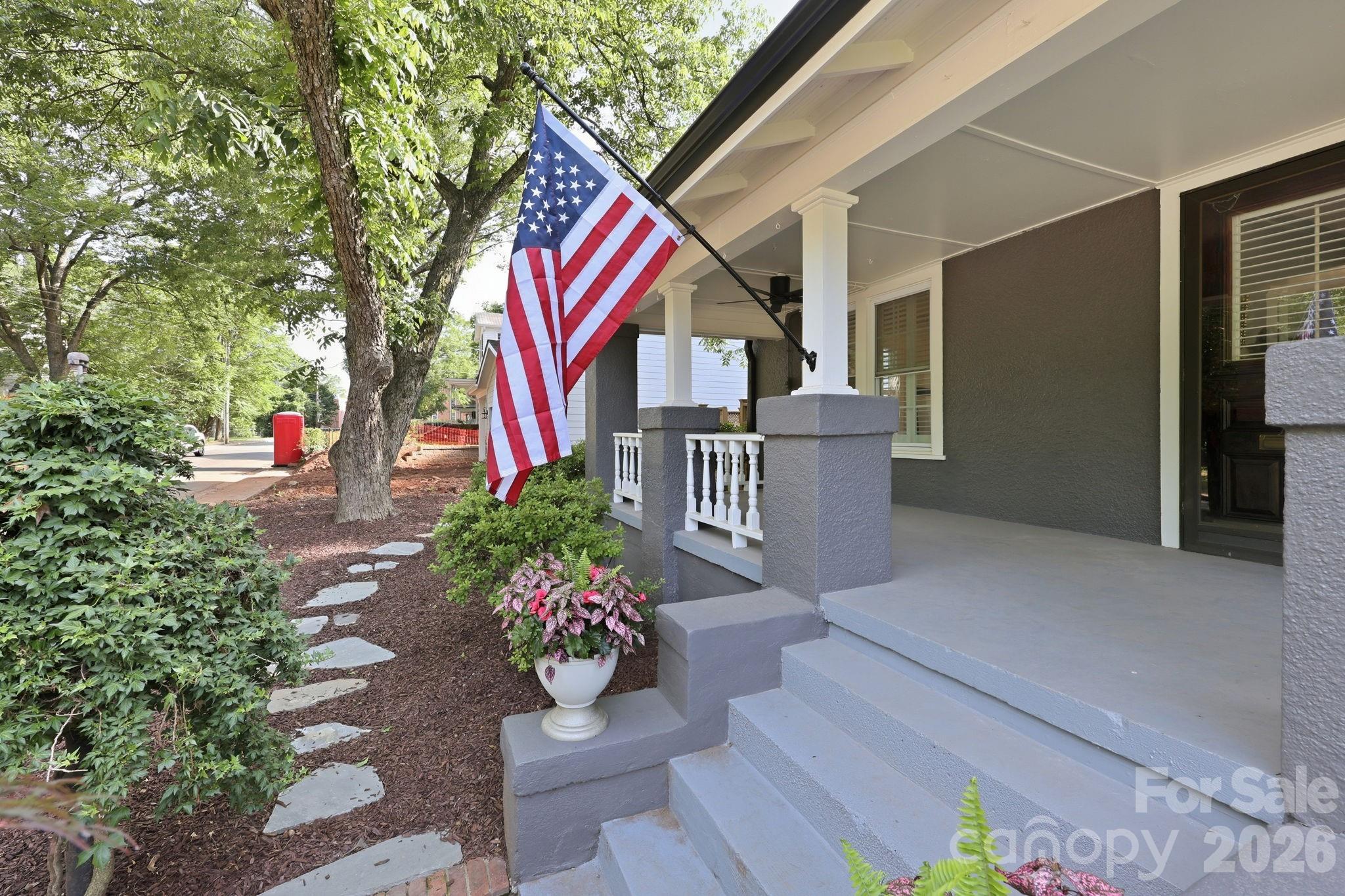 Home for sale at 327 Campus Street, Charlotte, NC — photo 5 of 48