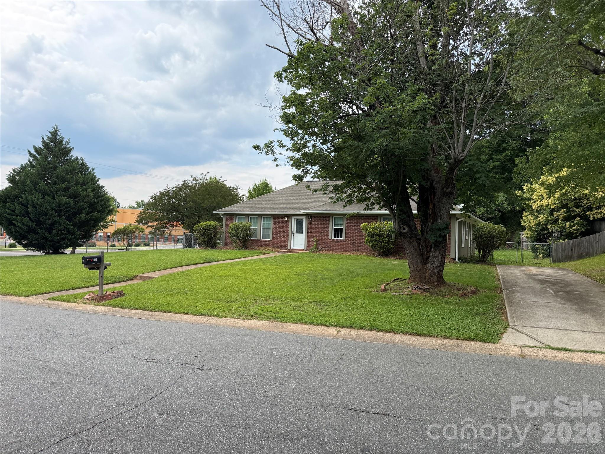 Photo 5 of 7101 Riding Trail Road, Charlotte, NC