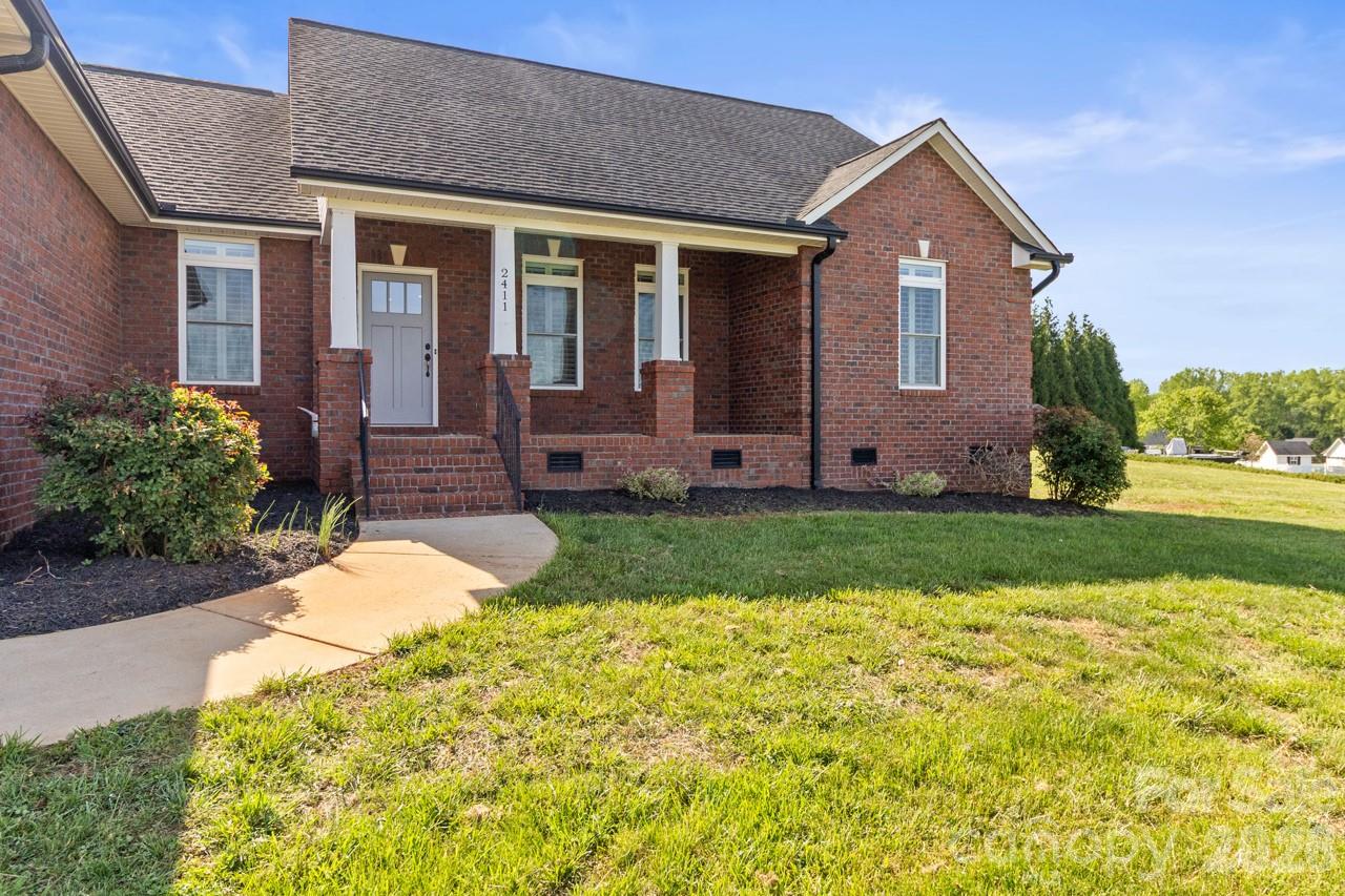 Photo 2 of 2411 Carriage Lane, Lincolnton, NC