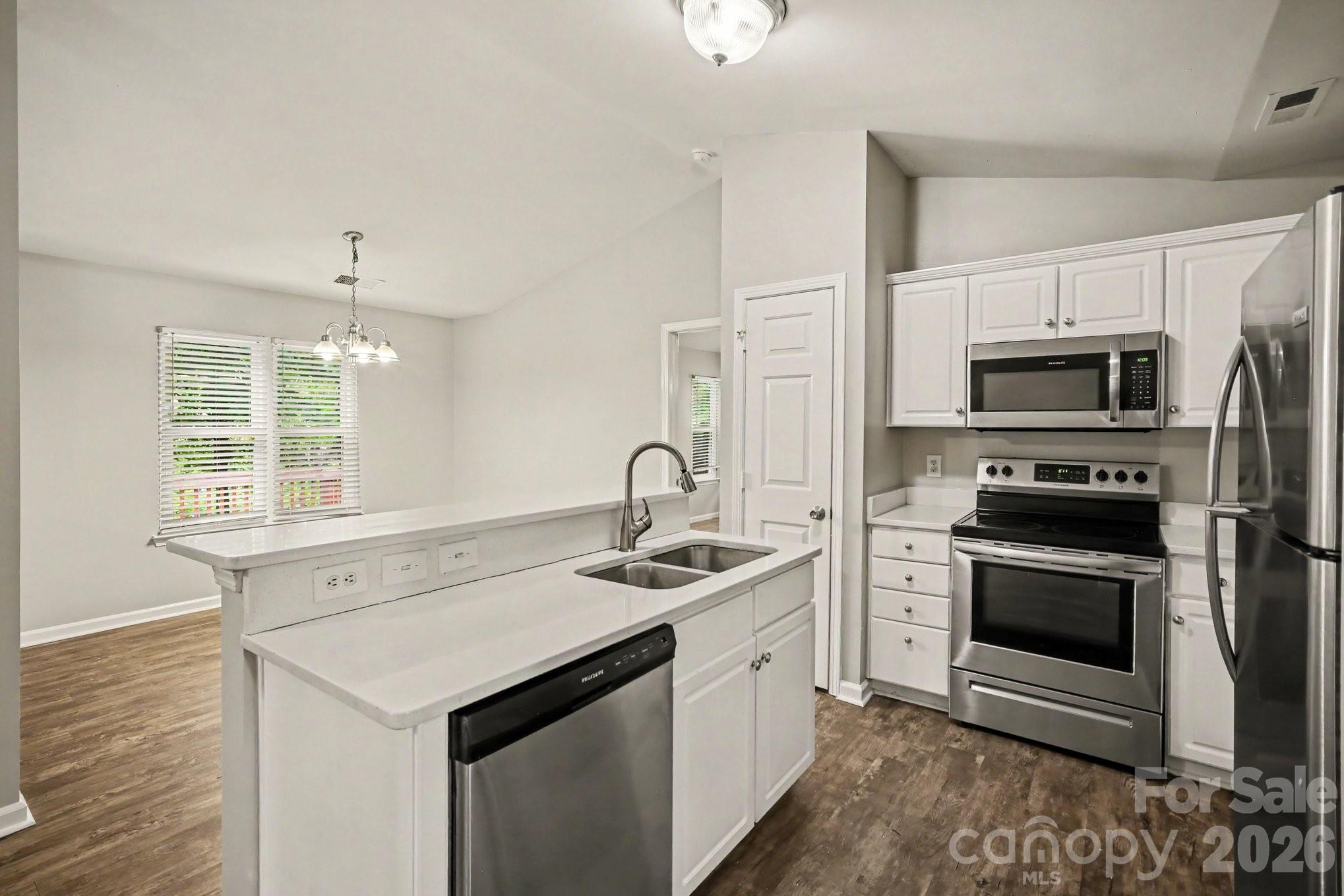 Photo 9 of 2732 Black Walnut Lane, Charlotte, NC