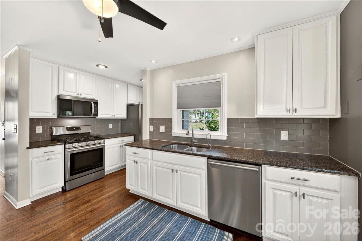 Photo 8 of 3425 Airlie Street, Charlotte, NC