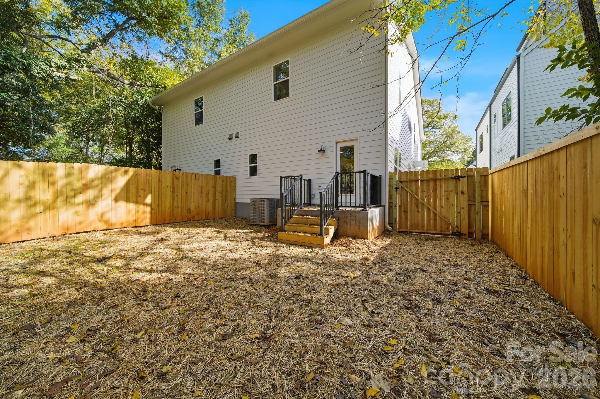 105 N Smallwood Place, Charlotte, NC - photo 25 of 31