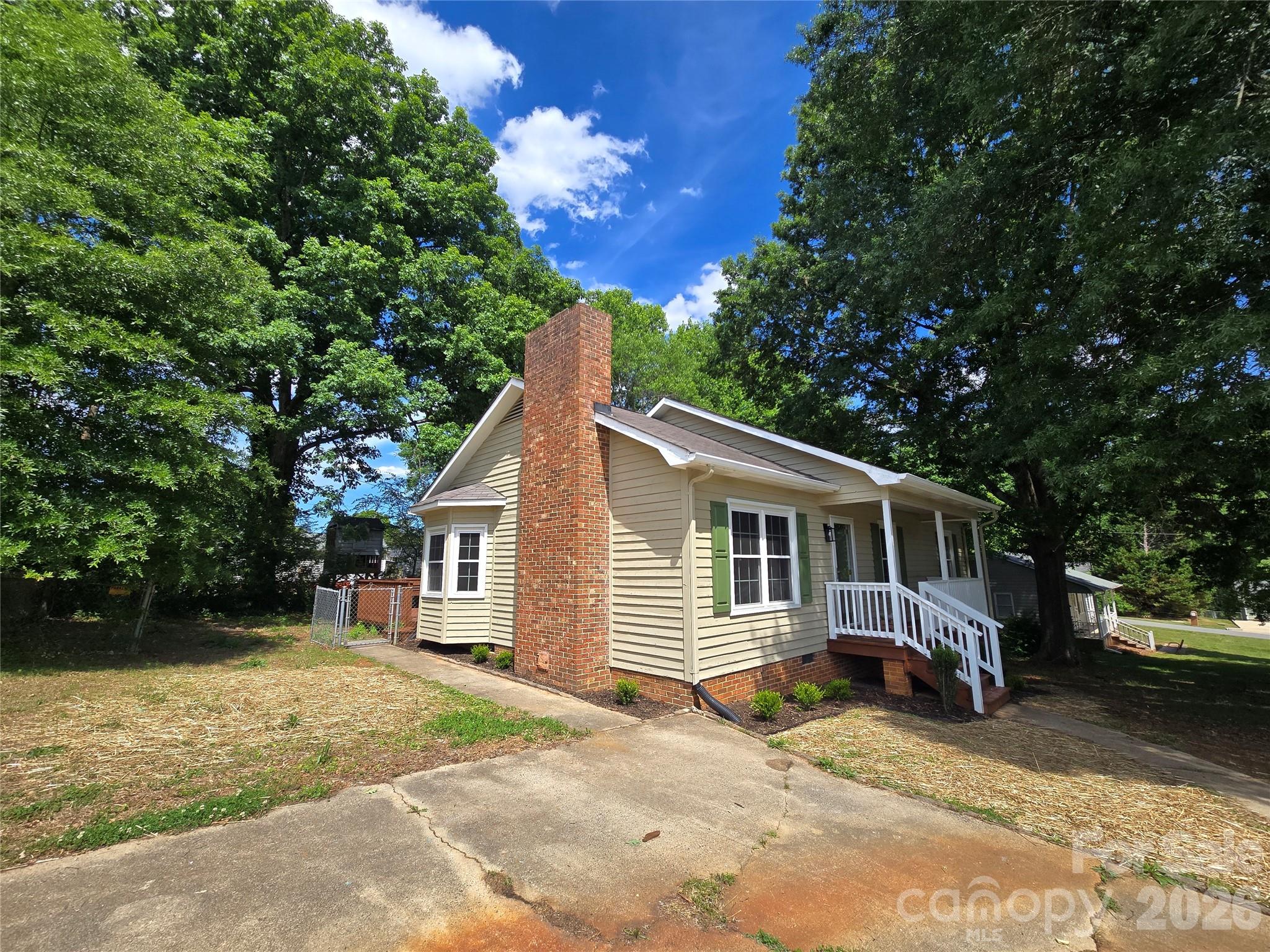 Photo 3 of 2306 Firmin Court, Gastonia, NC