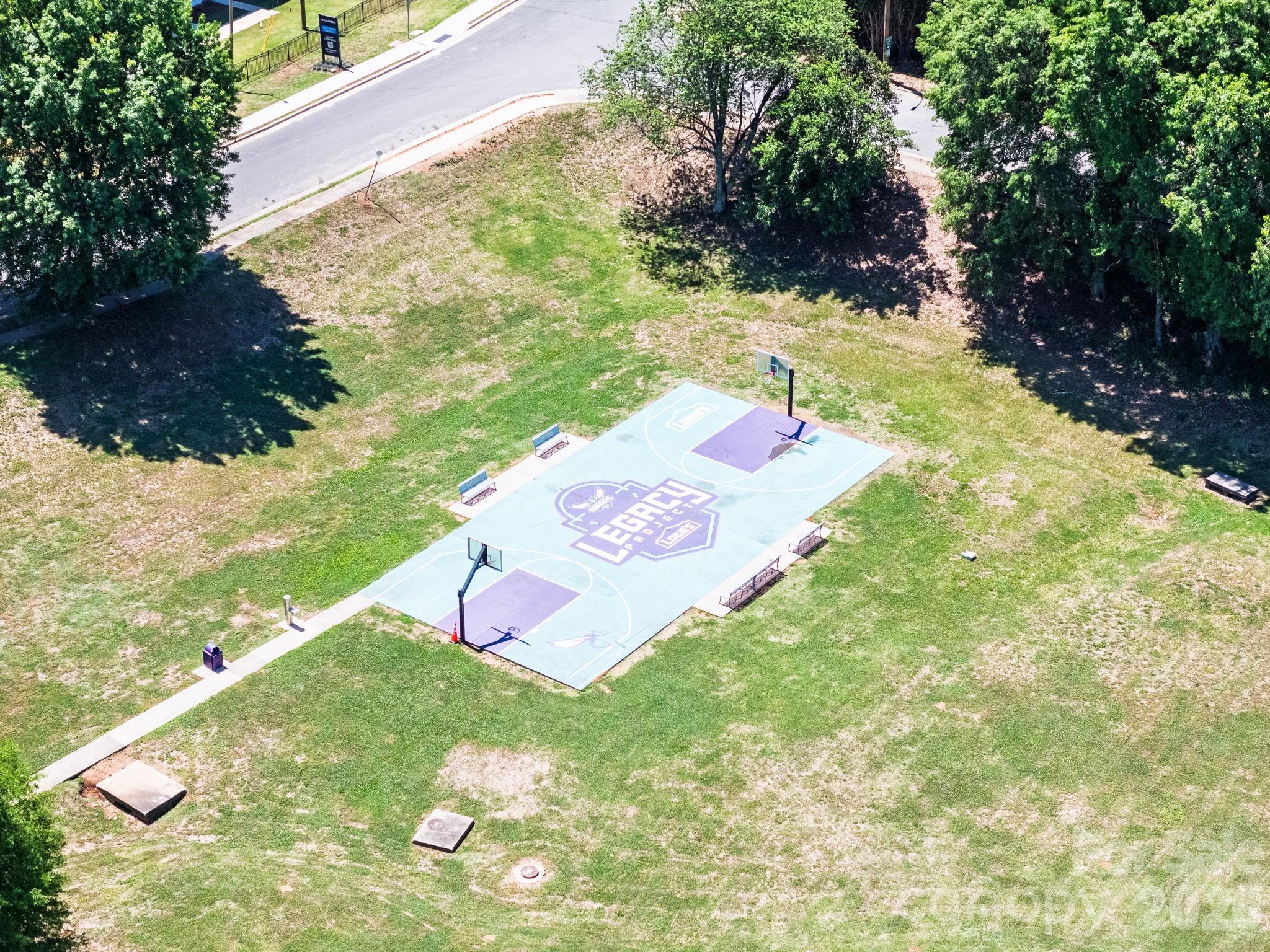 1426 Fontana Avenue, Charlotte, NC - photo 8 of 43