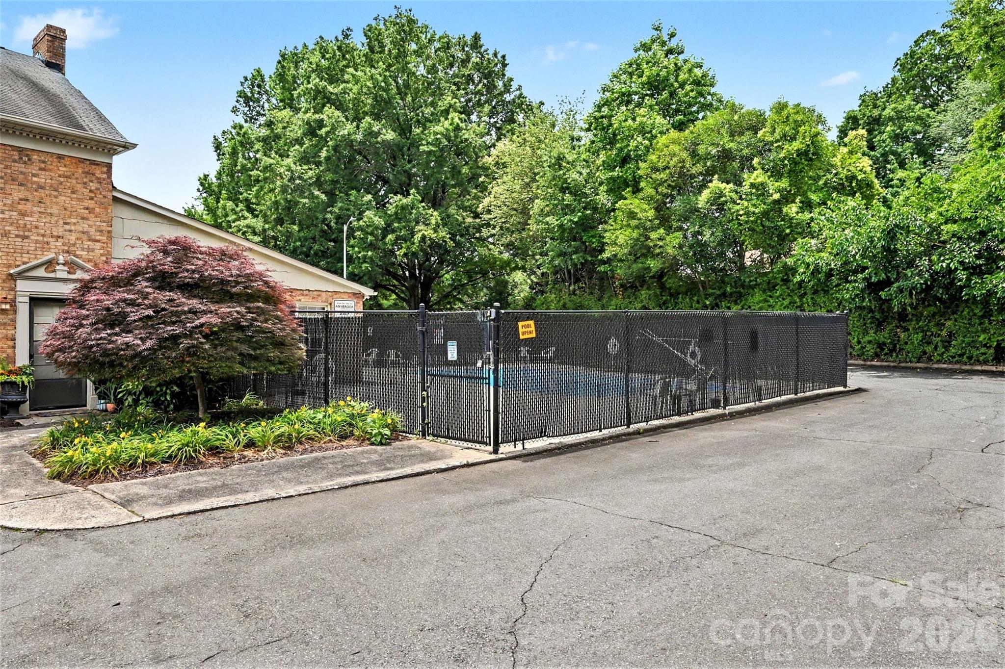 Photo 30 of 3720 Park RoadL, Charlotte, NC