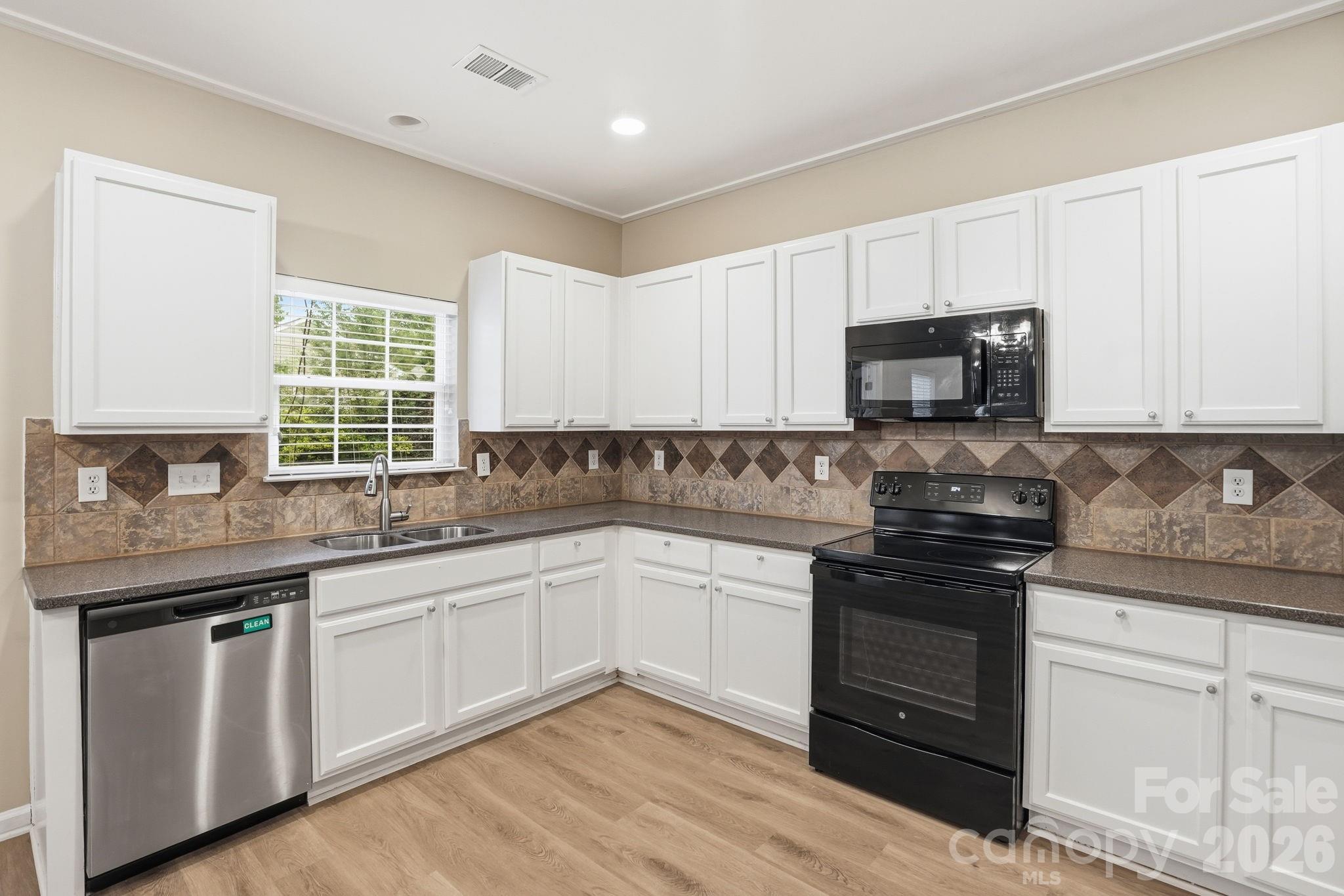 Photo 21 of 6427 Hermsley Road, Charlotte, NC