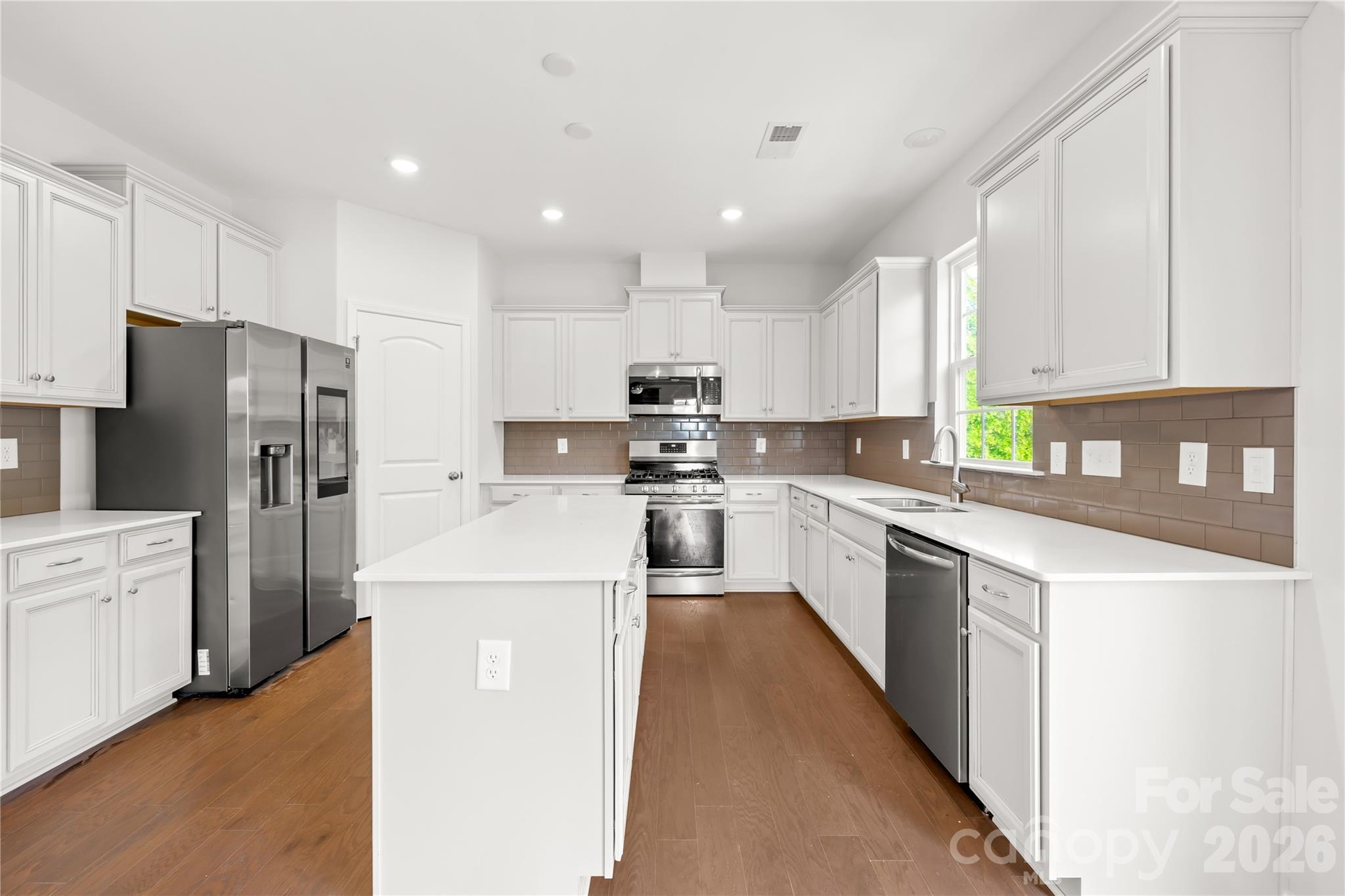 Photo 12 of 1072 Willow Bend Drive, Fort Mill, SC