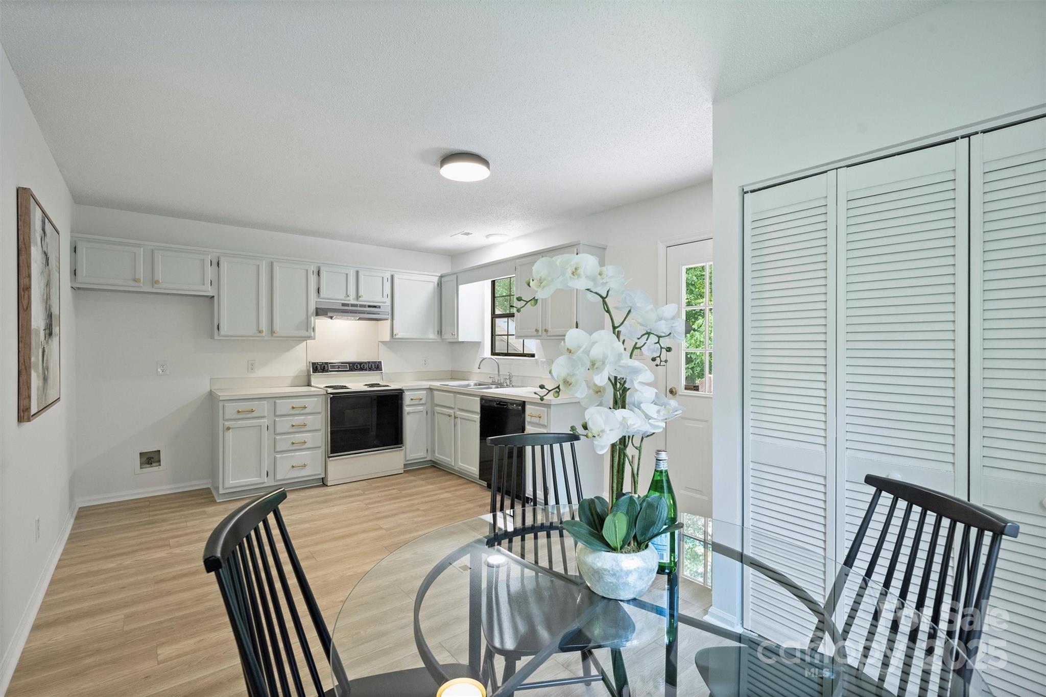 6115 Coltswood Court, Charlotte, NC - photo 11 of 39