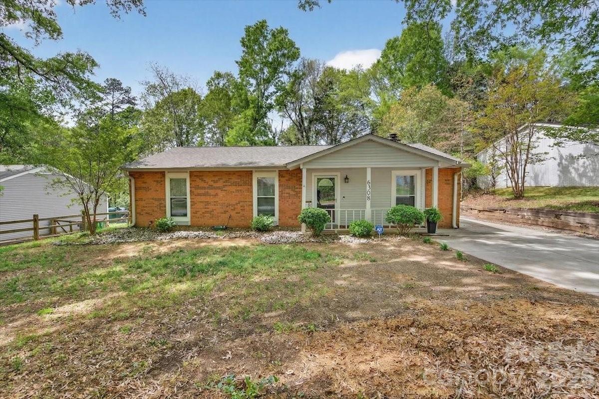 6308 Pineburr Road, Charlotte, NC - photo 3 of 37