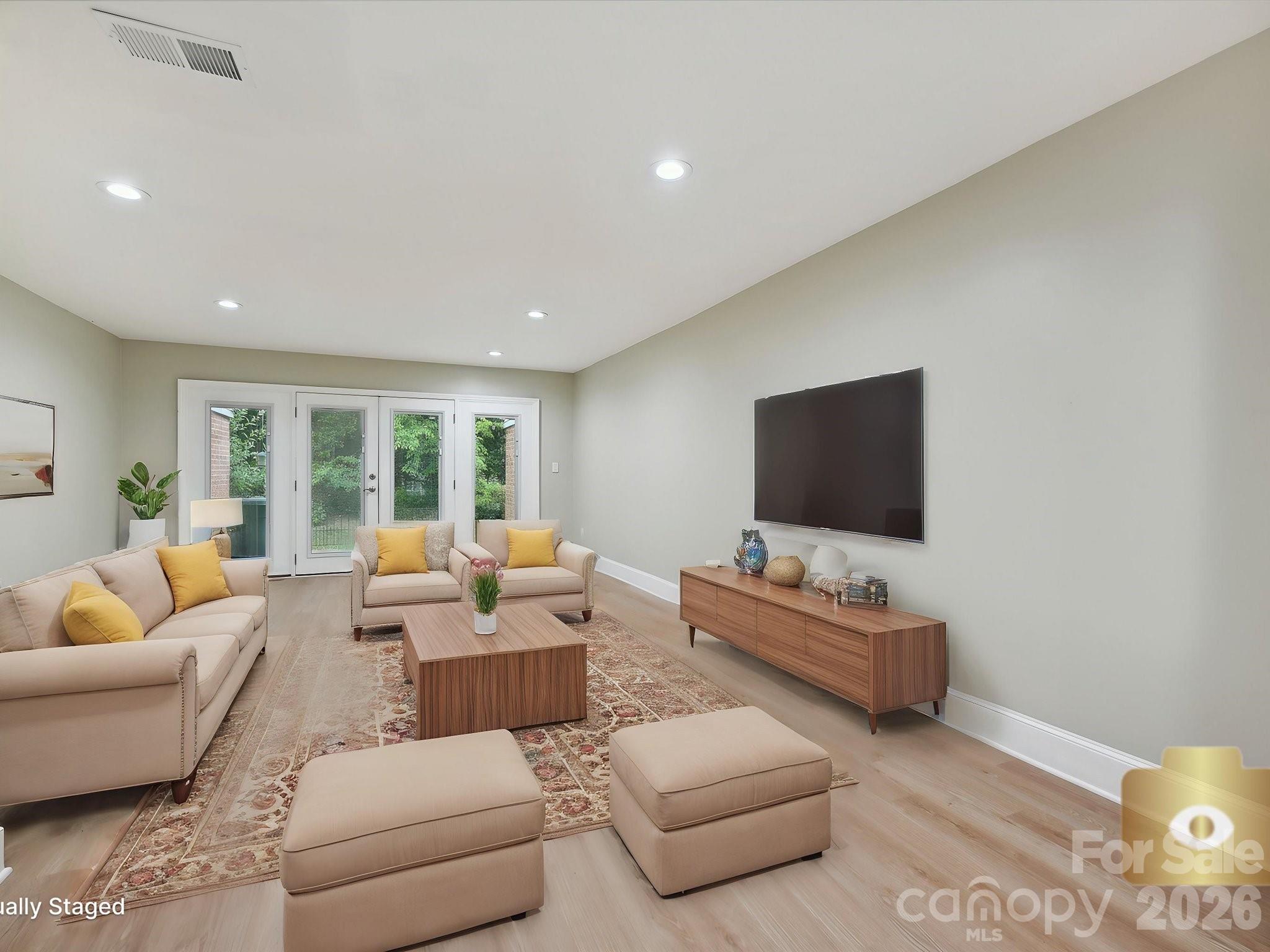 Photo 3 of 7004 Quail Hill Road, Charlotte, NC