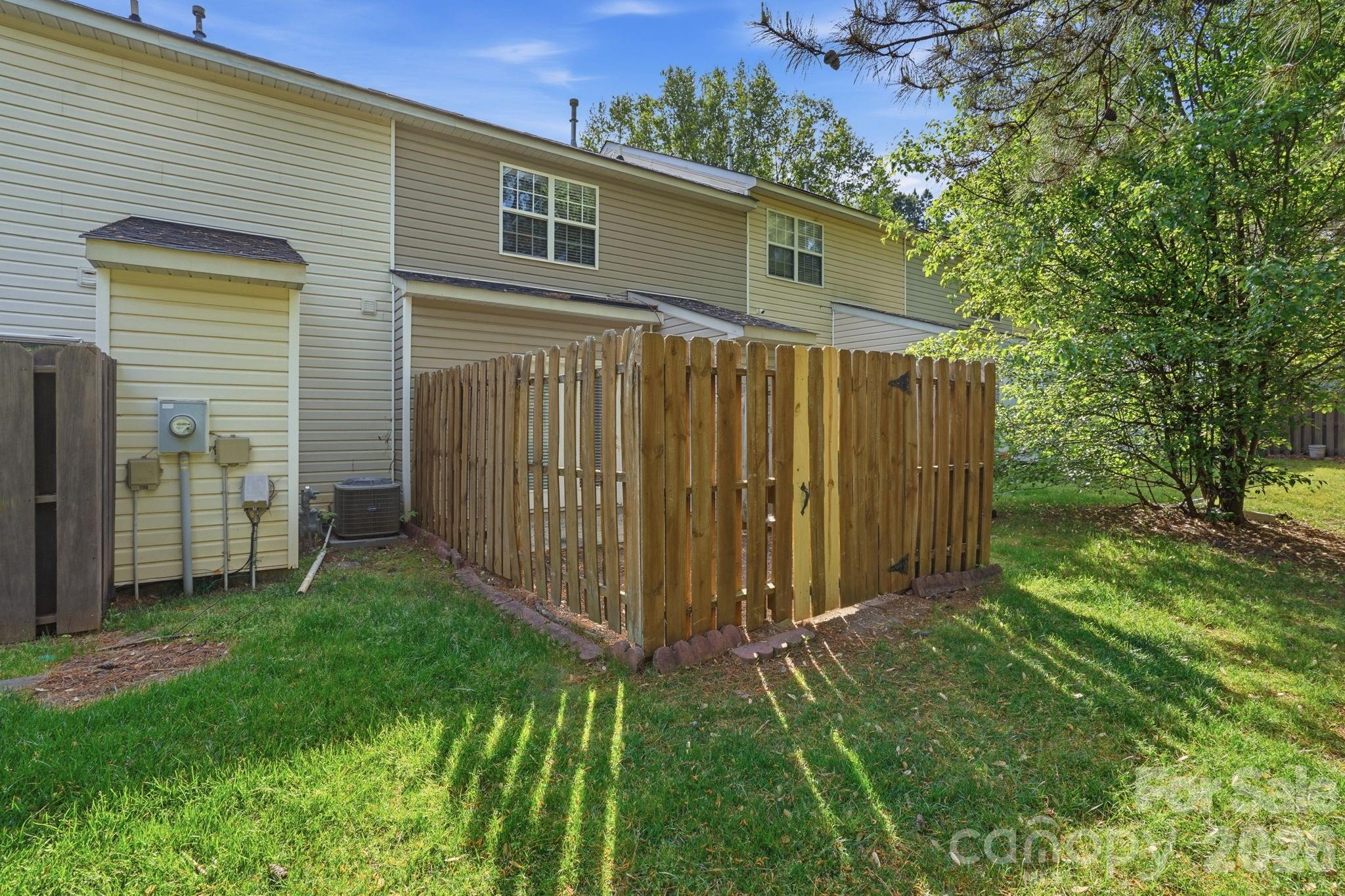 Photo 34 of 10142 Forest Landing Drive, Charlotte, NC