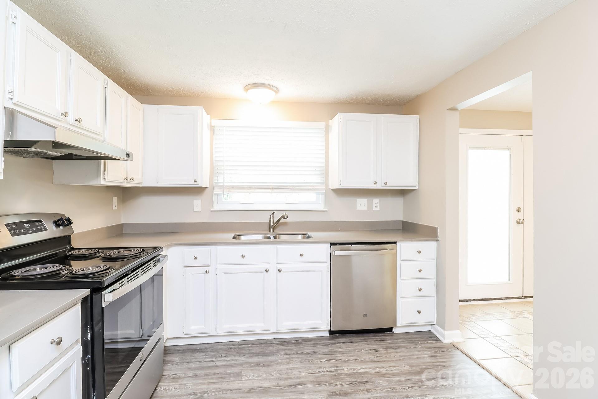 Photo 7 of 9111 Touchstone Lane, Charlotte, NC