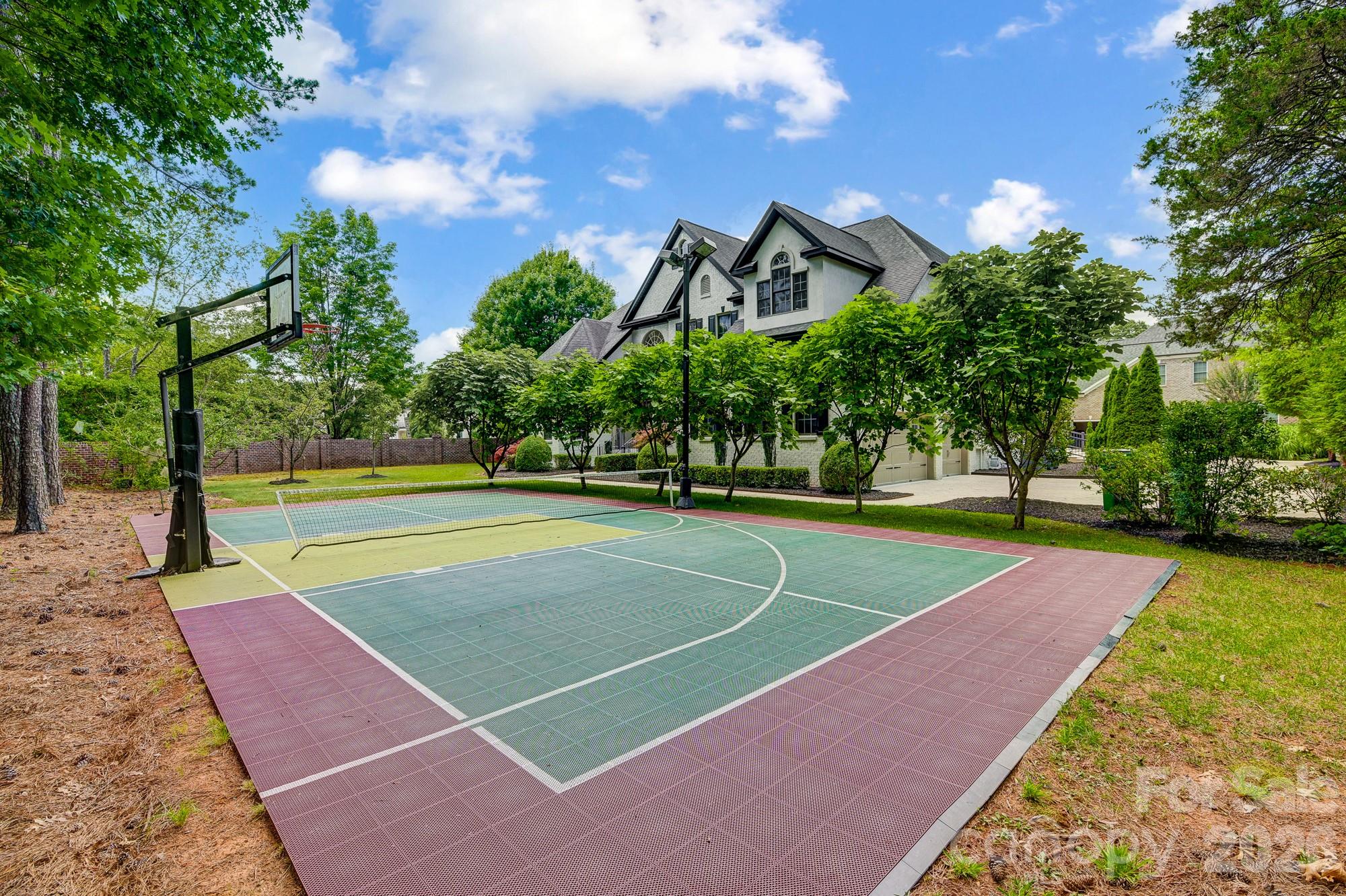 Photo 27 of 8707 Fairview Road, Charlotte, NC