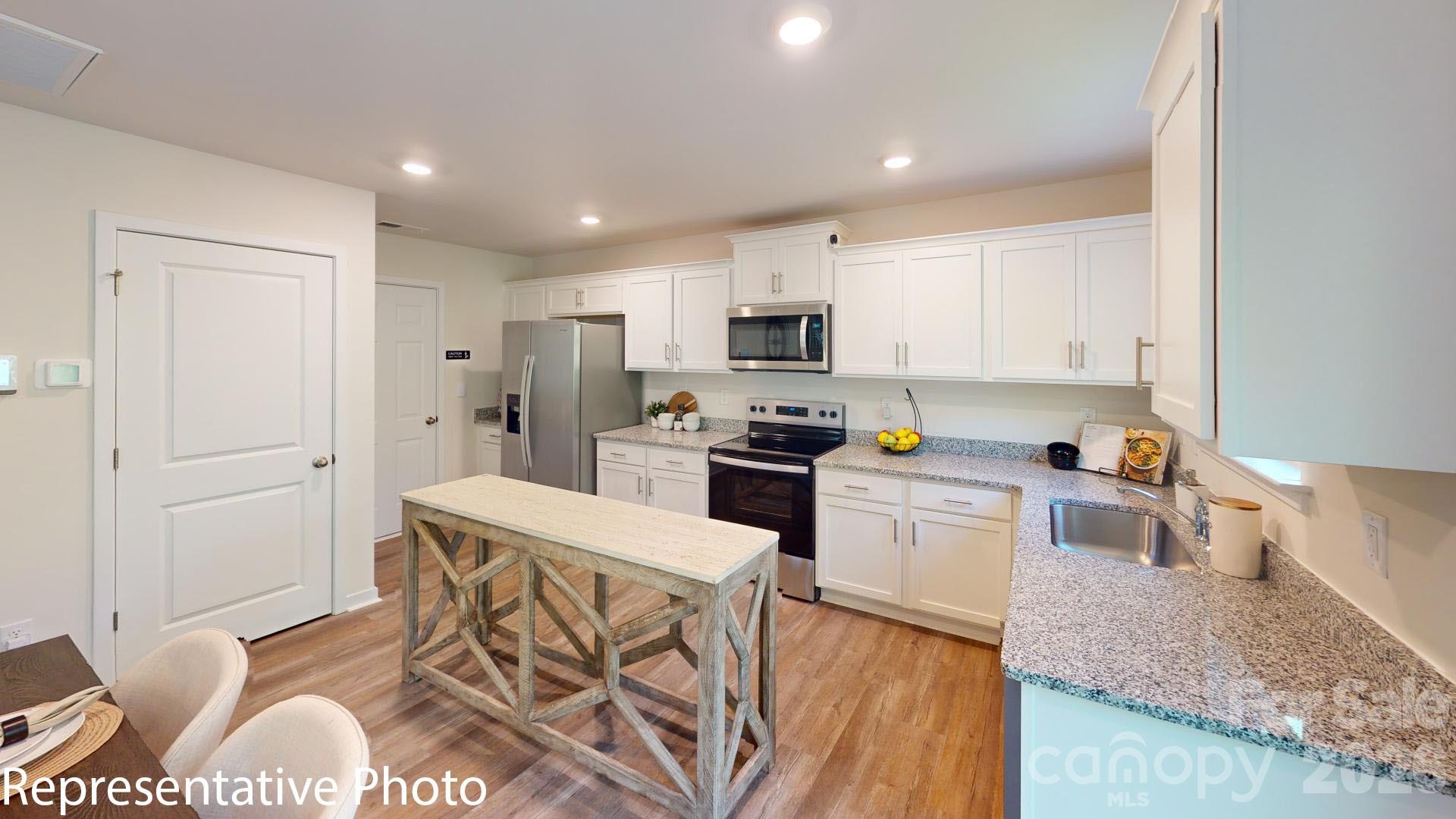 Photo 3 of 15119 Puffin Court, Charlotte, NC