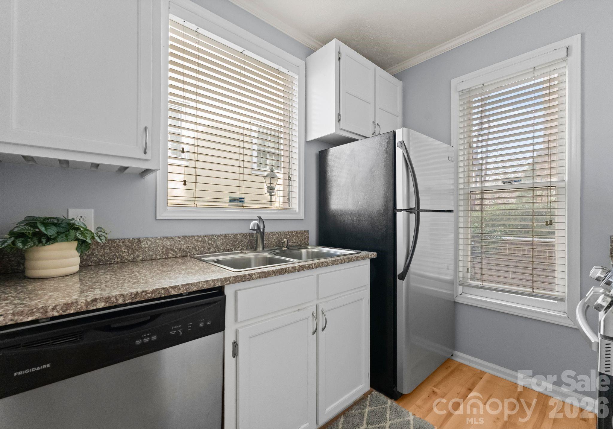 Photo 8 of 1109 E Morehead Street16, Charlotte, NC