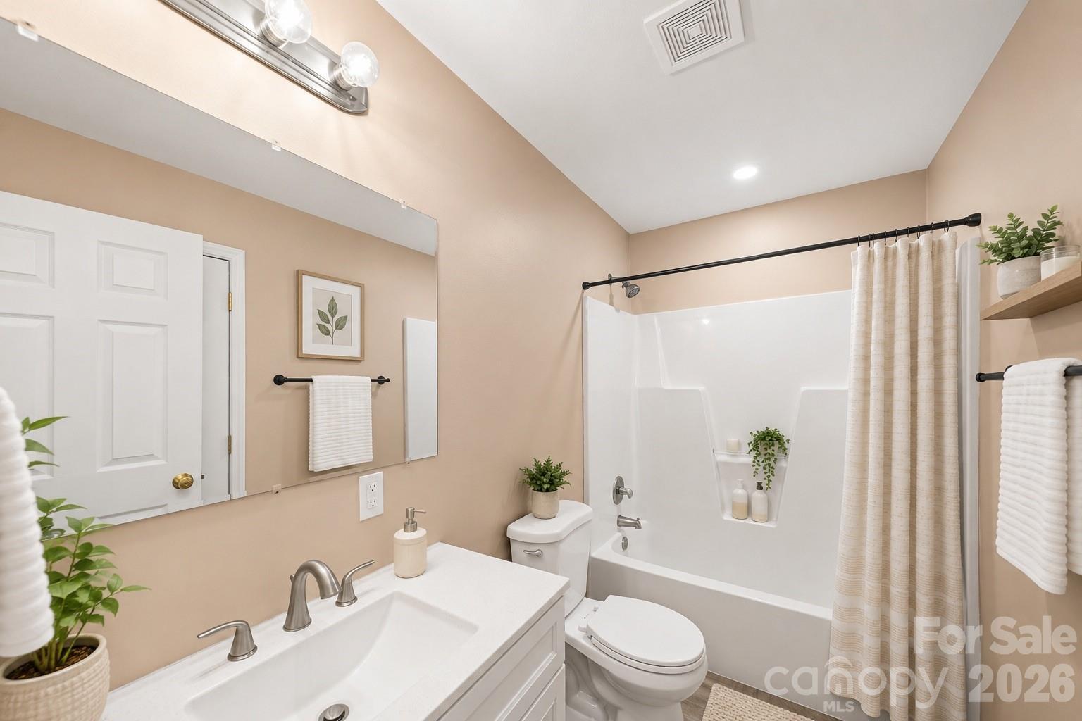 Photo 9 of 5045 Curtiswood Drive, Charlotte, NC