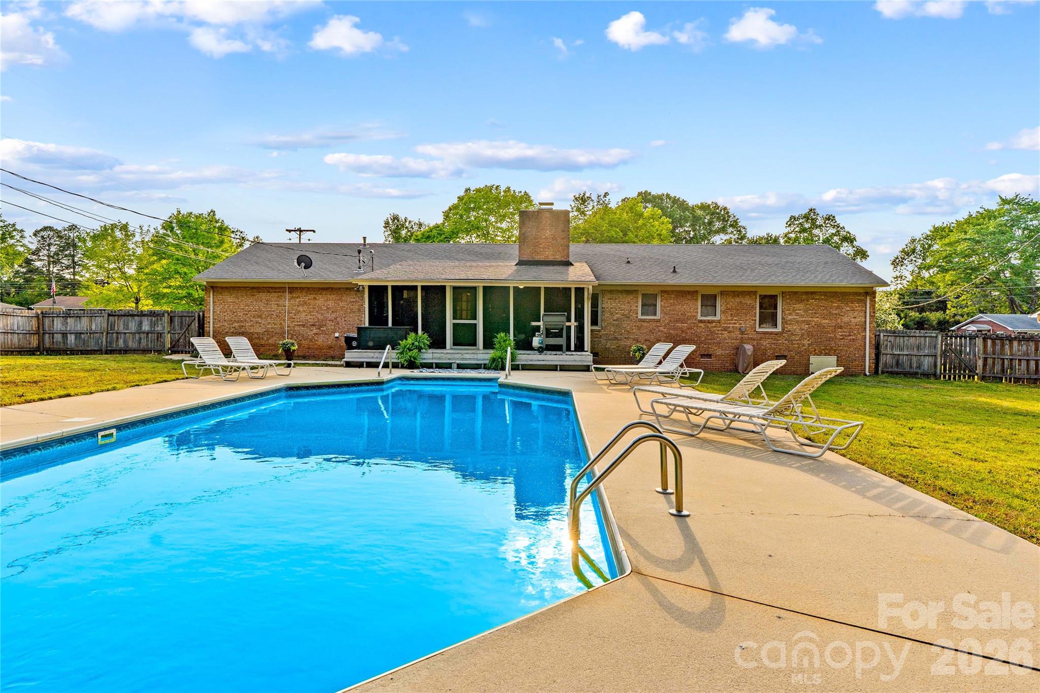 Photo 4 of 868 Fieldstone Road, Mooresville, NC