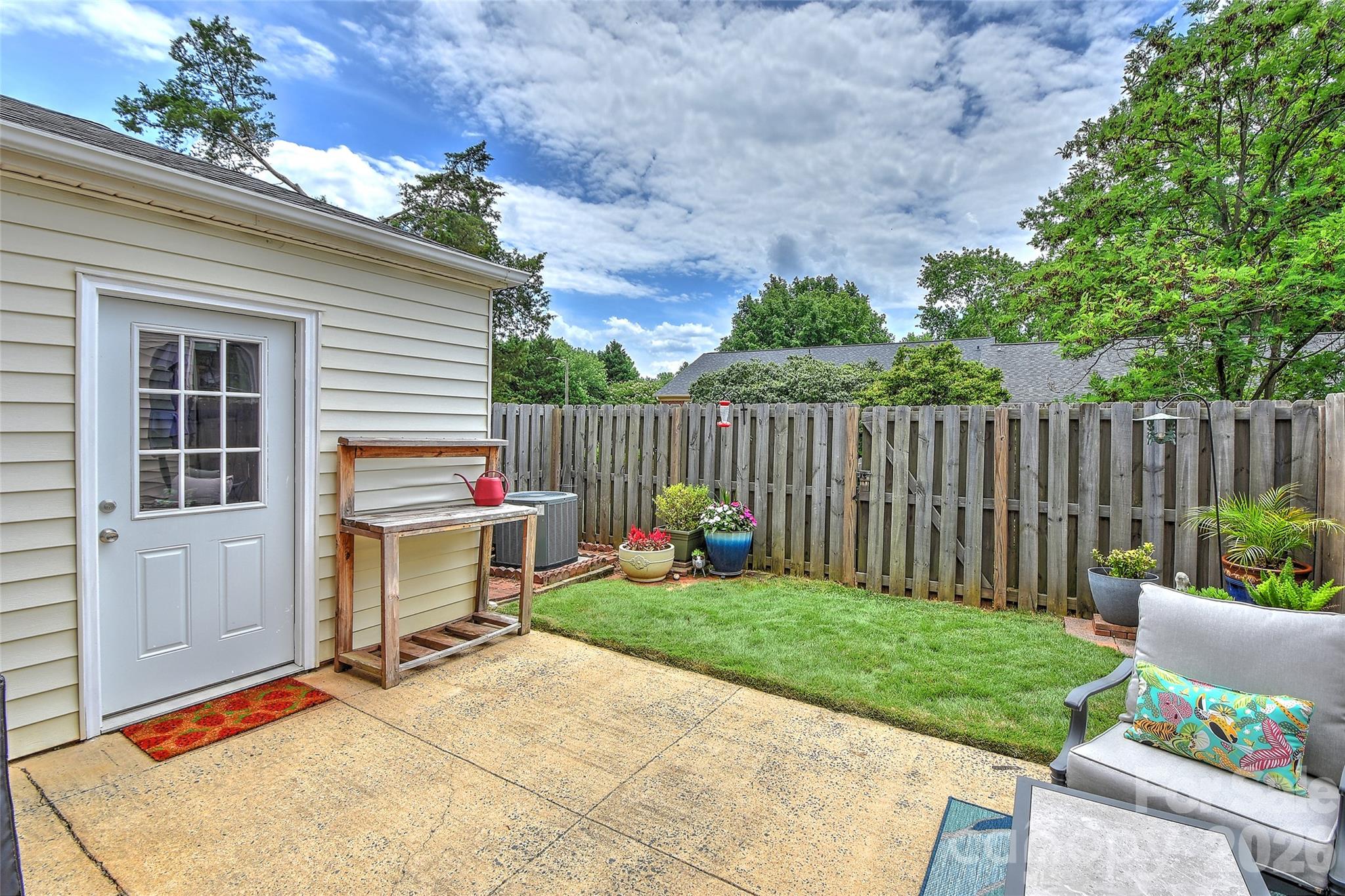 Photo 27 of 8333 Knights Bridge Road, Charlotte, NC