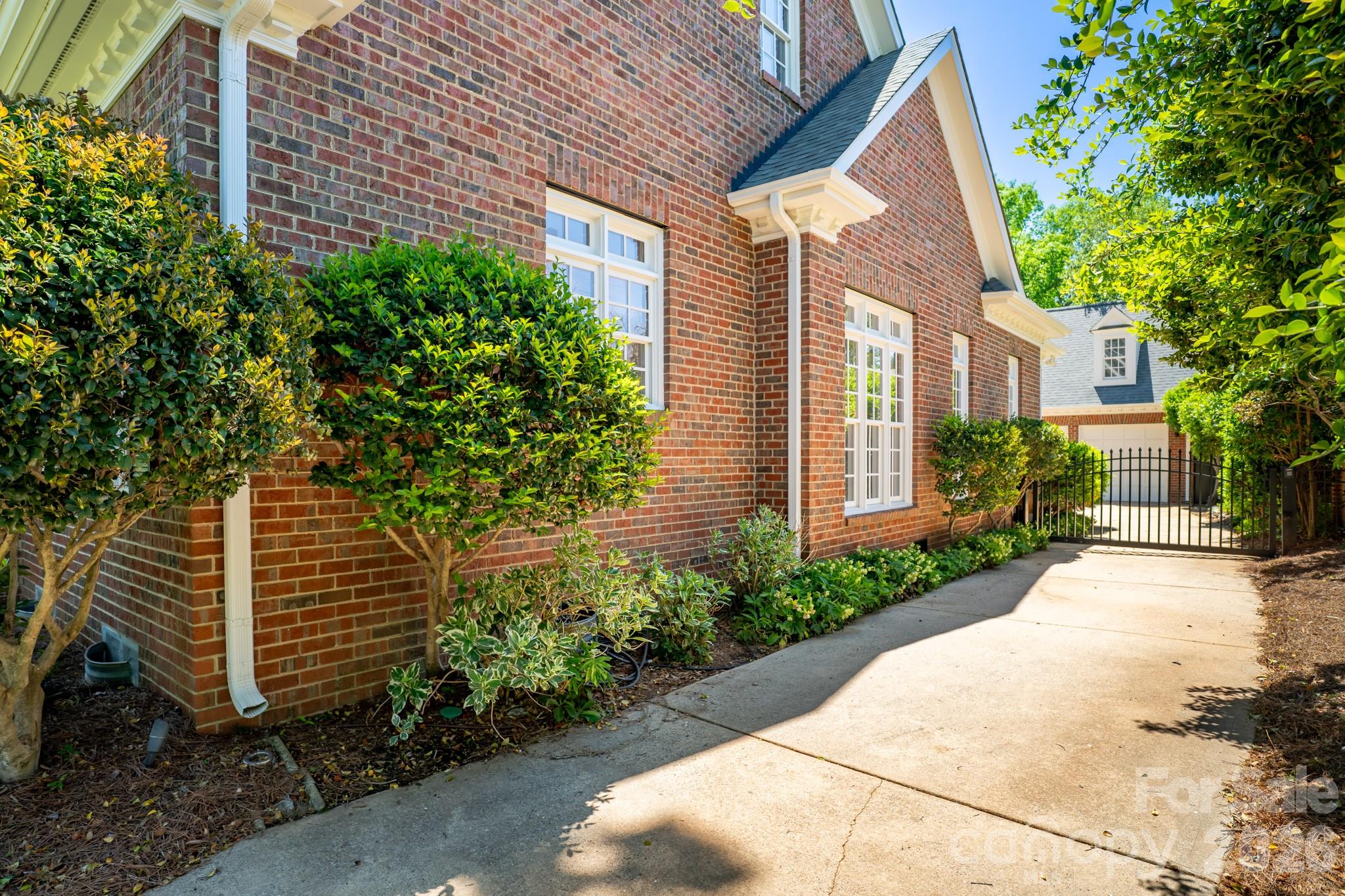 2046 Hopedale Avenue, Charlotte, NC - photo 5 of 49