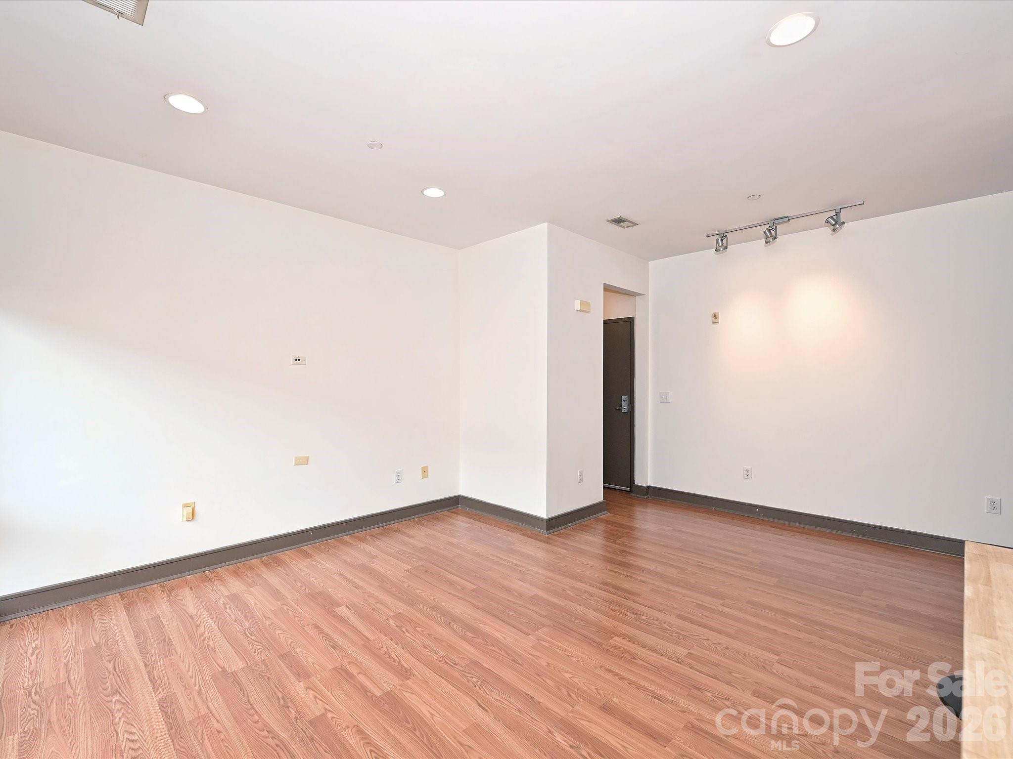 Photo 15 of 2200 Lyndhurst Avenue102, Charlotte, NC