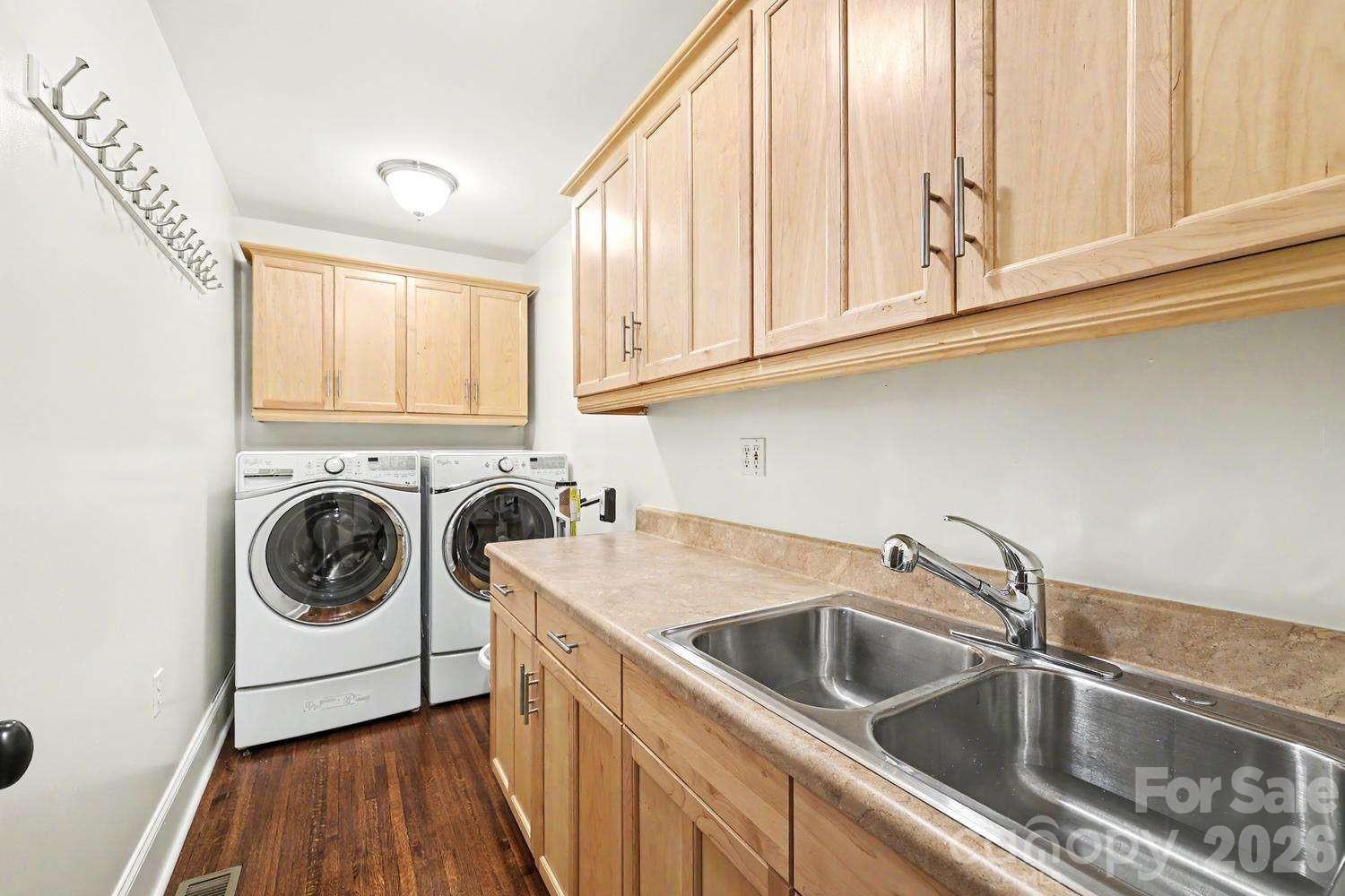 2215 Hassell Place, Charlotte, NC - photo 16 of 26