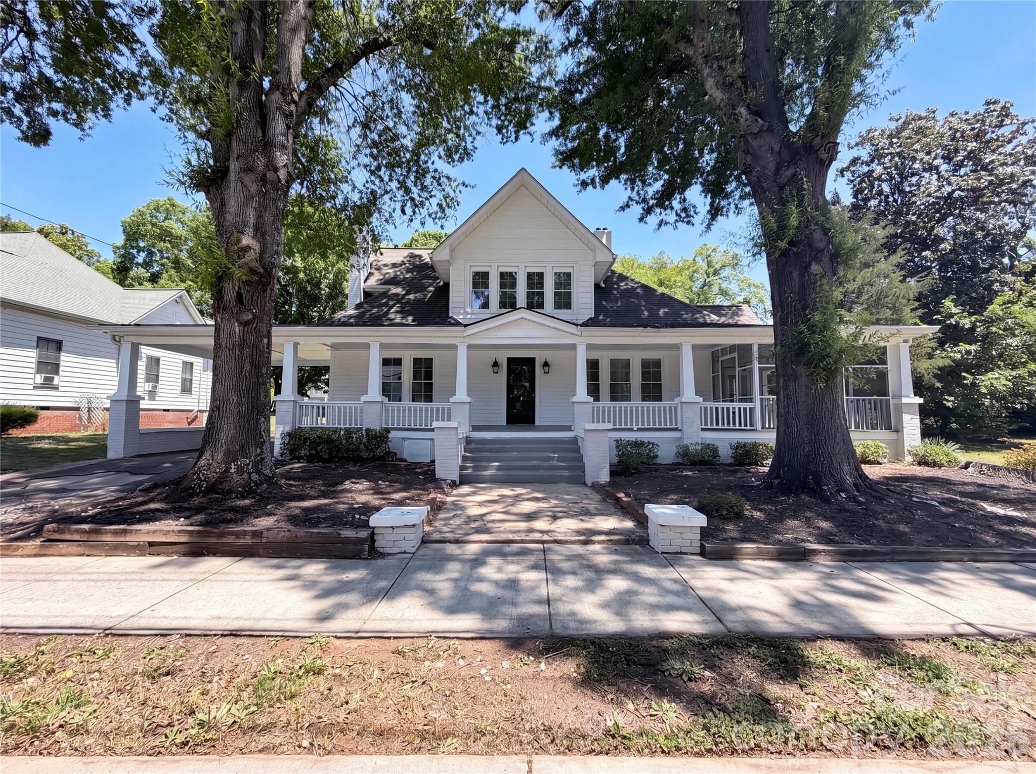 329 W Mclelland Avenue, Mooresville, NC