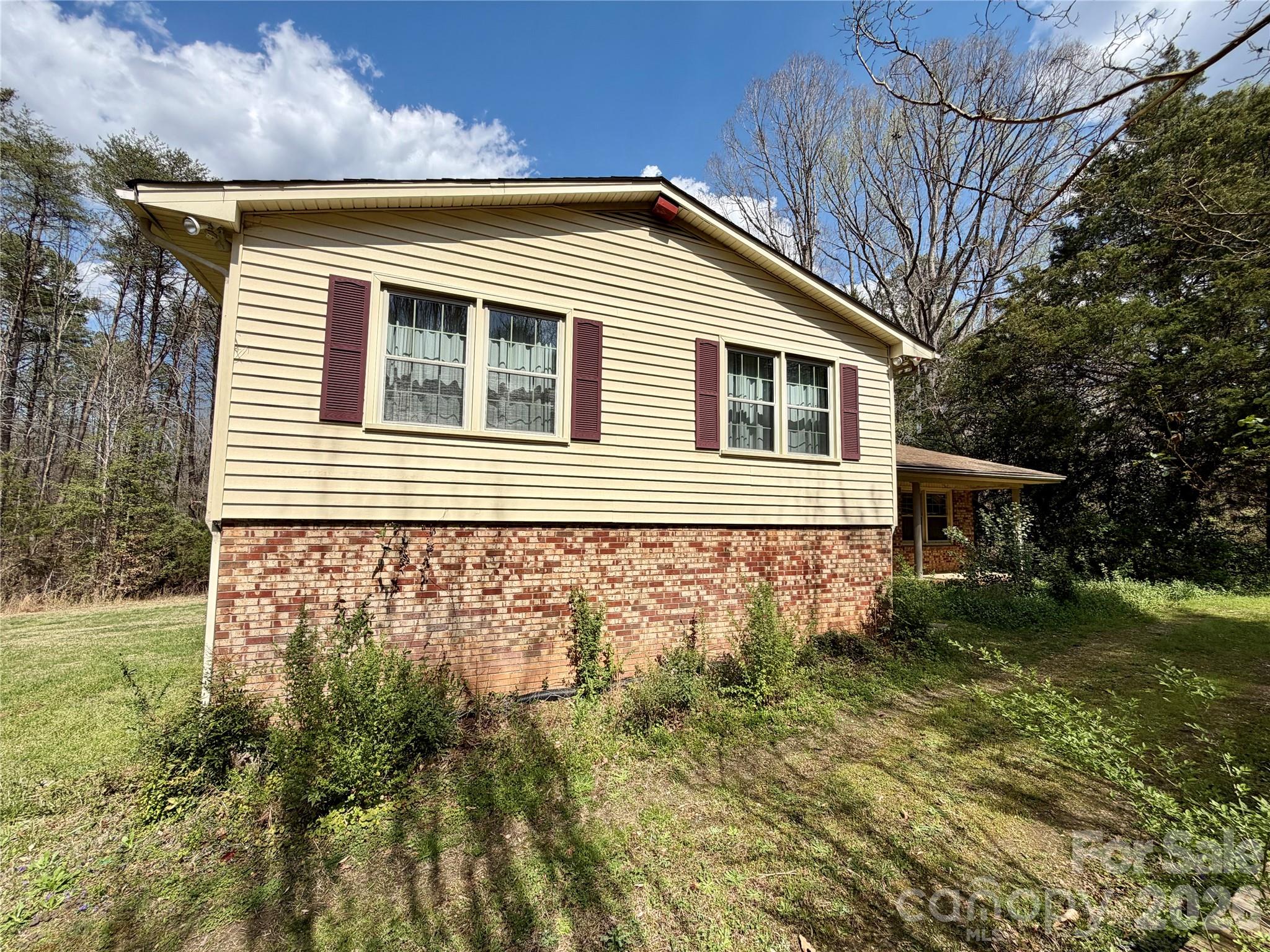 Photo 2 of 2925 Sparrow Springs Road, Gastonia, NC
