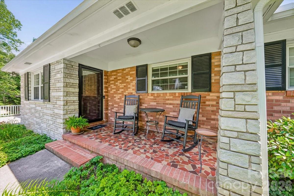 Home for sale at 1135 Blueberry Lane, Charlotte, NC — photo 4 of 48