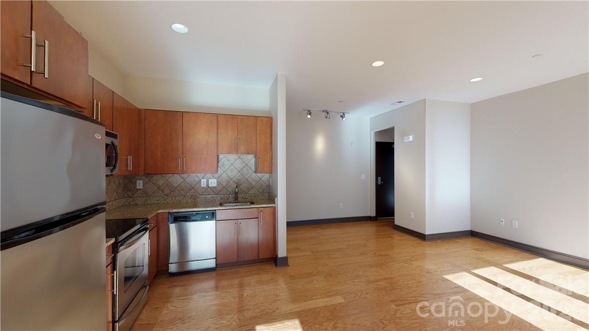 Photo 9 of 2200 Lyndhurst Avenue105, Charlotte, NC