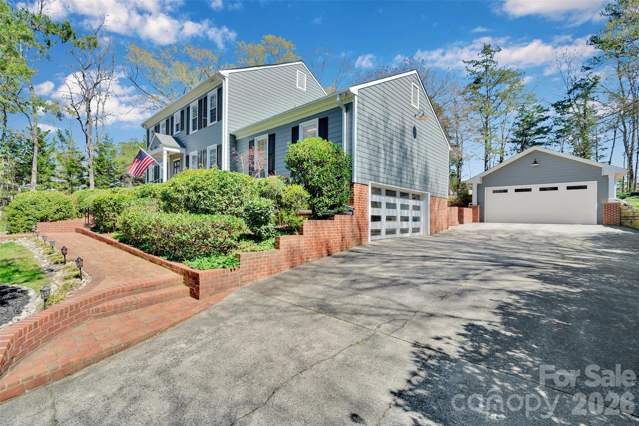 Photo 2 of 421 Sardis Lane, Charlotte, NC