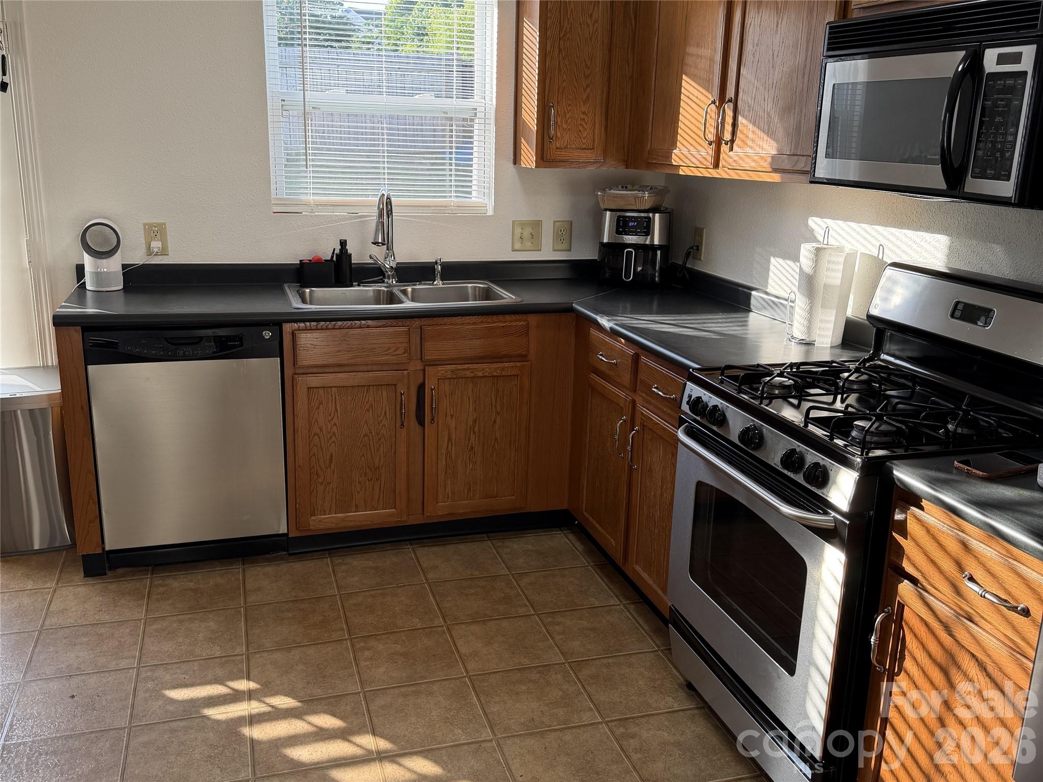 6445 Matlea Court, Charlotte, NC - photo 11 of 35