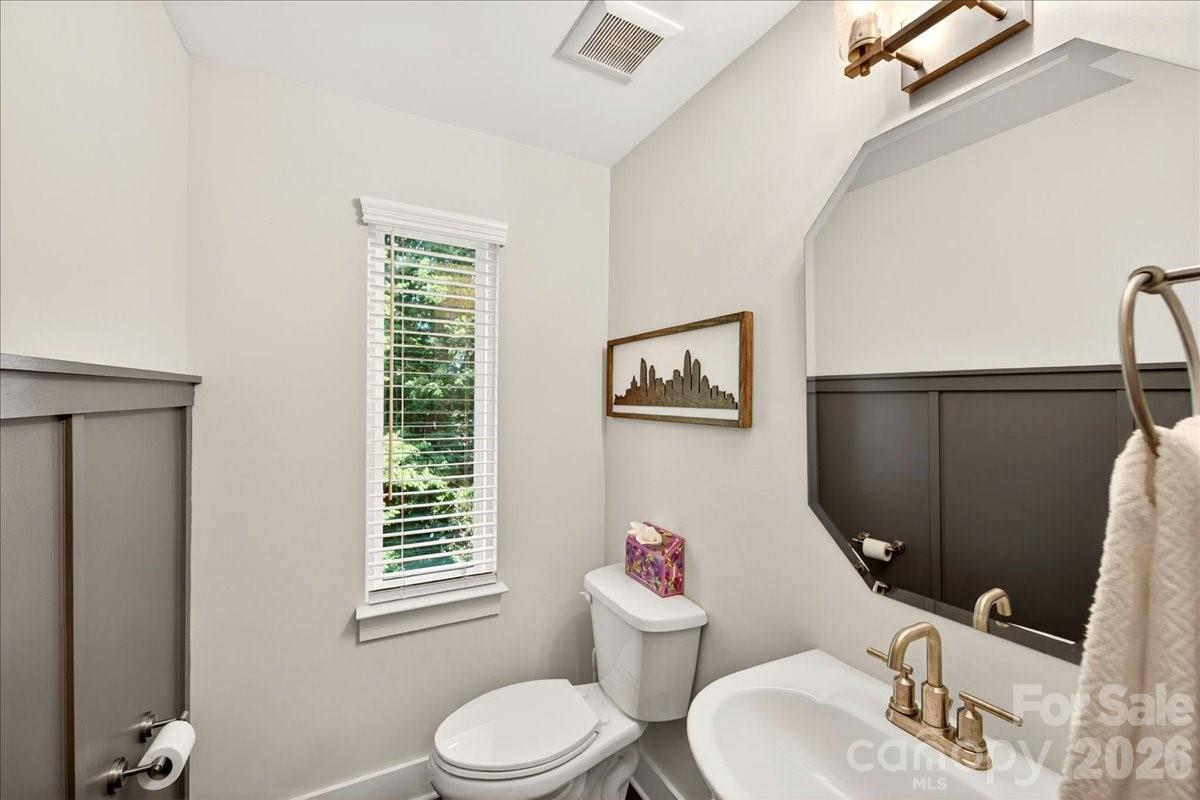 Photo 25 of 4136 Castleton Road, Charlotte, NC