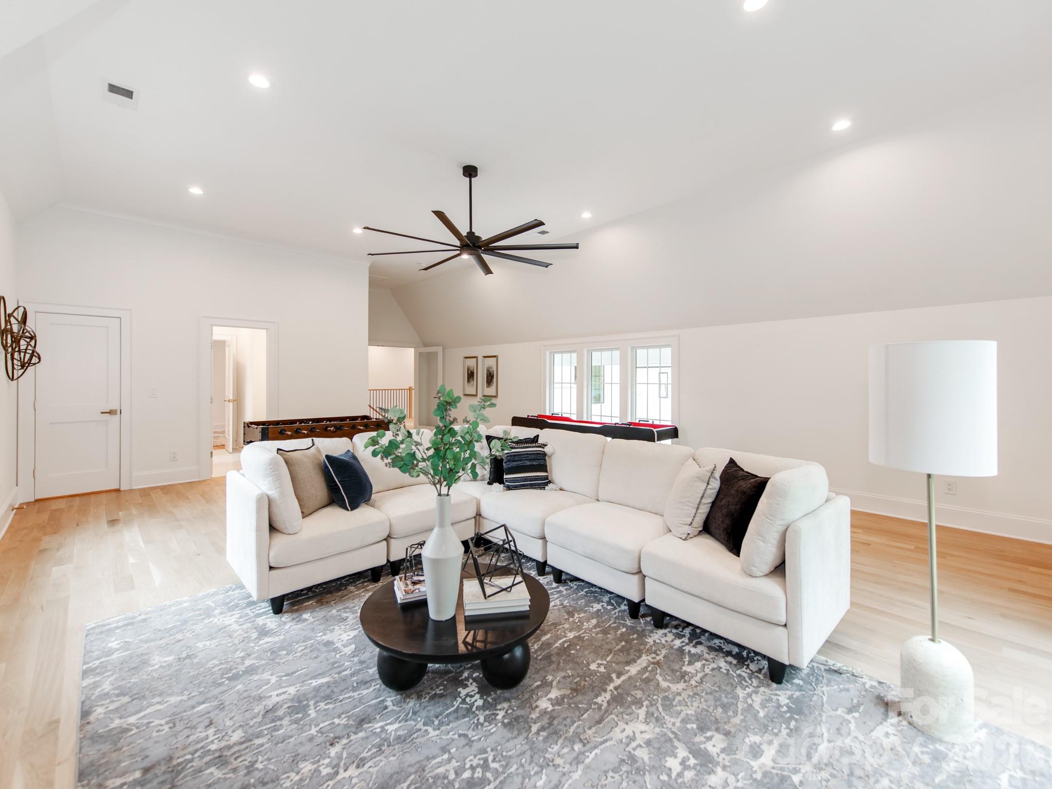 Photo 33 of 4627 Water Oak Road, Charlotte, NC