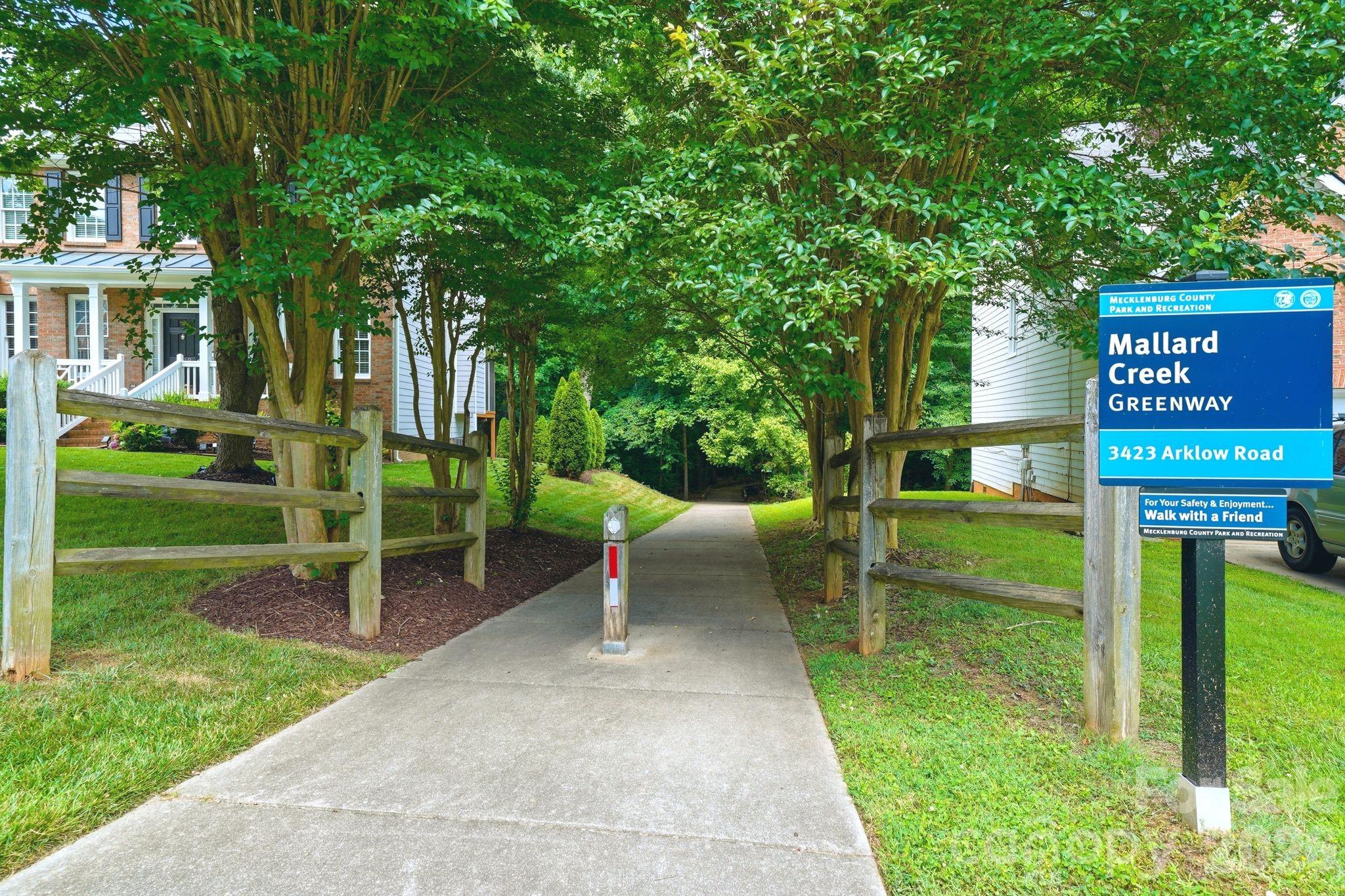 Photo 37 of 7711 Abbotsinch Court, Charlotte, NC