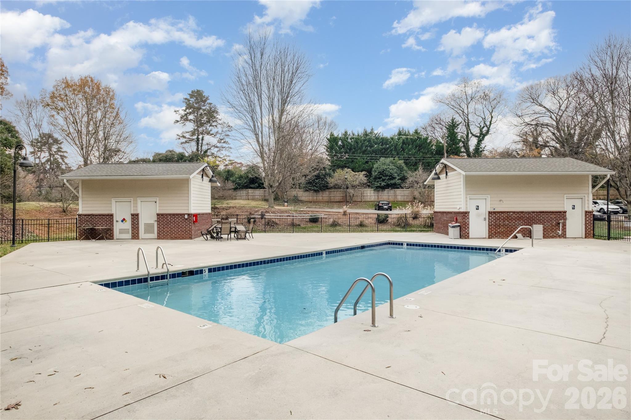 Photo 19 of 1000 E Woodlawn Road217, Charlotte, NC