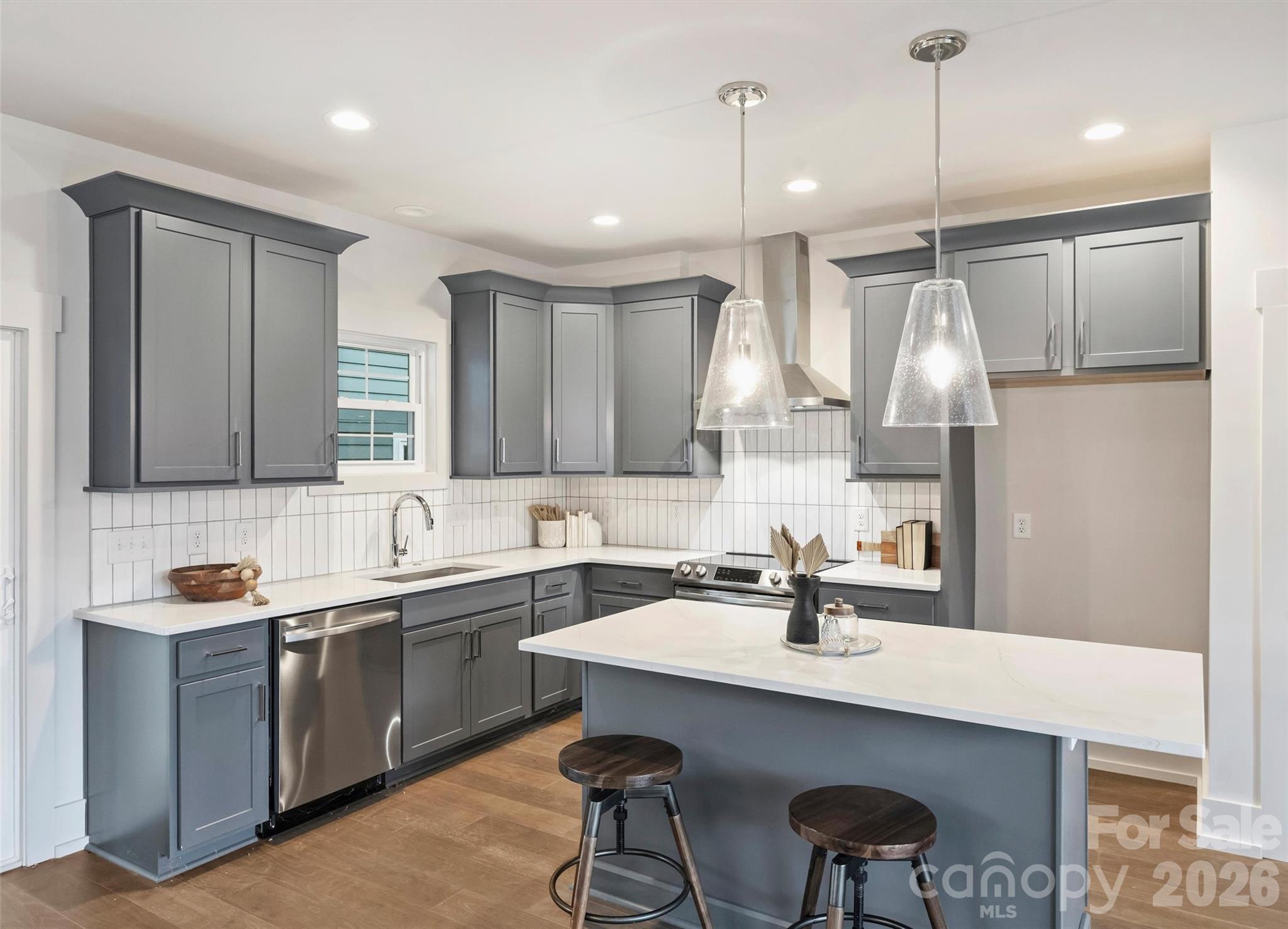201 Coxe Avenue, Charlotte, NC - photo 5 of 21