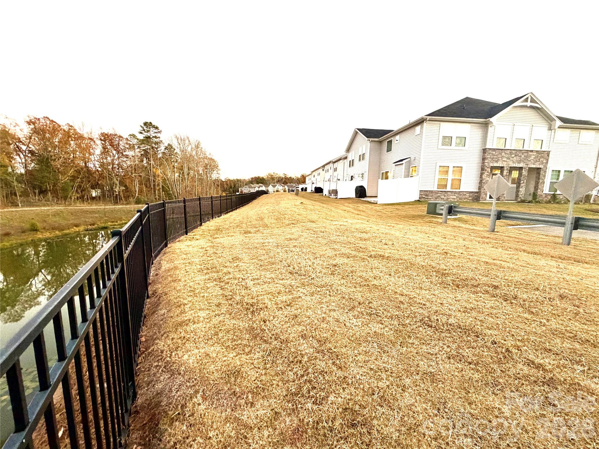 Photo 4 of 14618 Tamarack Drive, Charlotte, NC