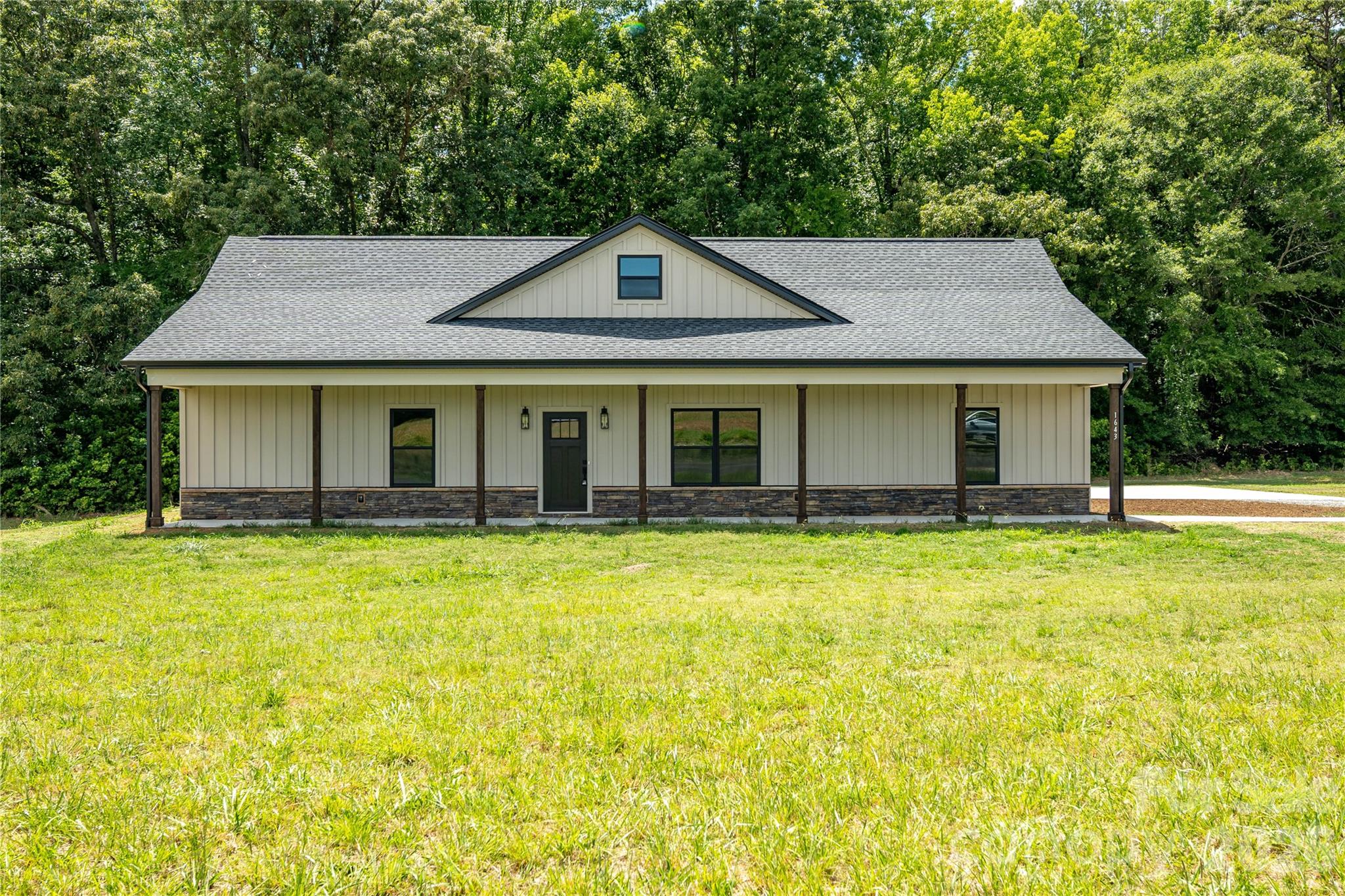 Home for sale at 1643 Beamguard Road, Clover, SC — photo 1 of 32