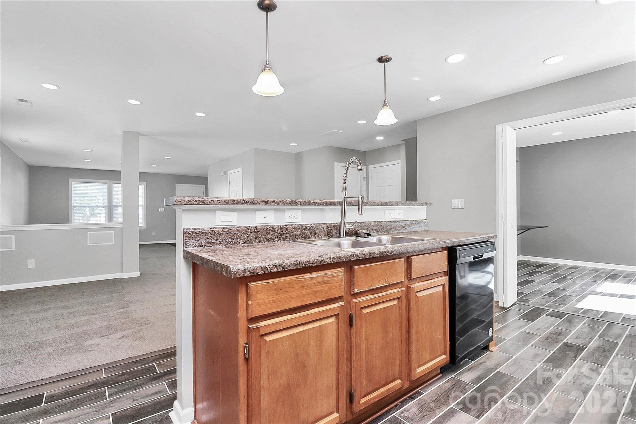 Photo 16 of 15705 Lakepoint Forest Drive, Charlotte, NC