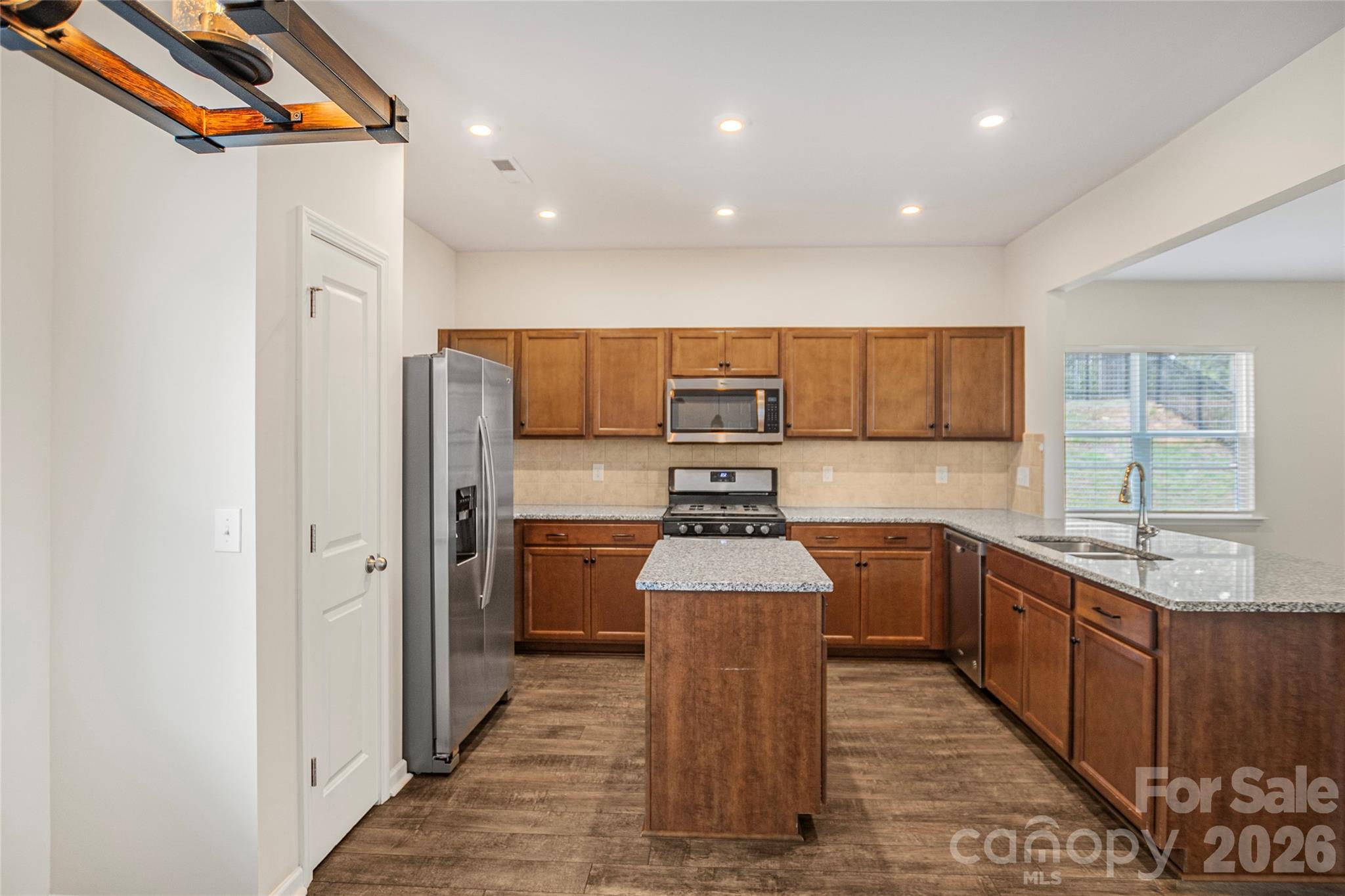 Photo 4 of 7019 Thornrose Drive, Charlotte, NC