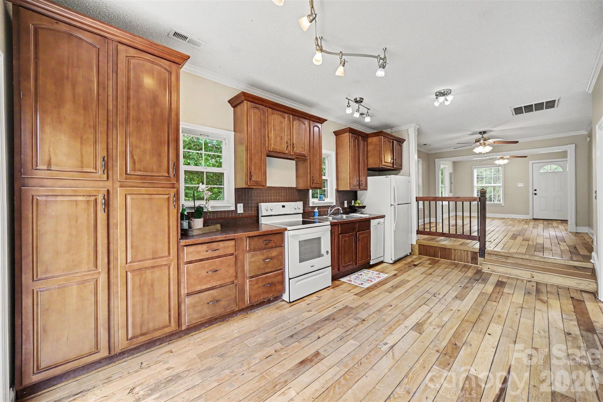 313 Oakland Avenue, Belmont, NC - photo 13 of 28