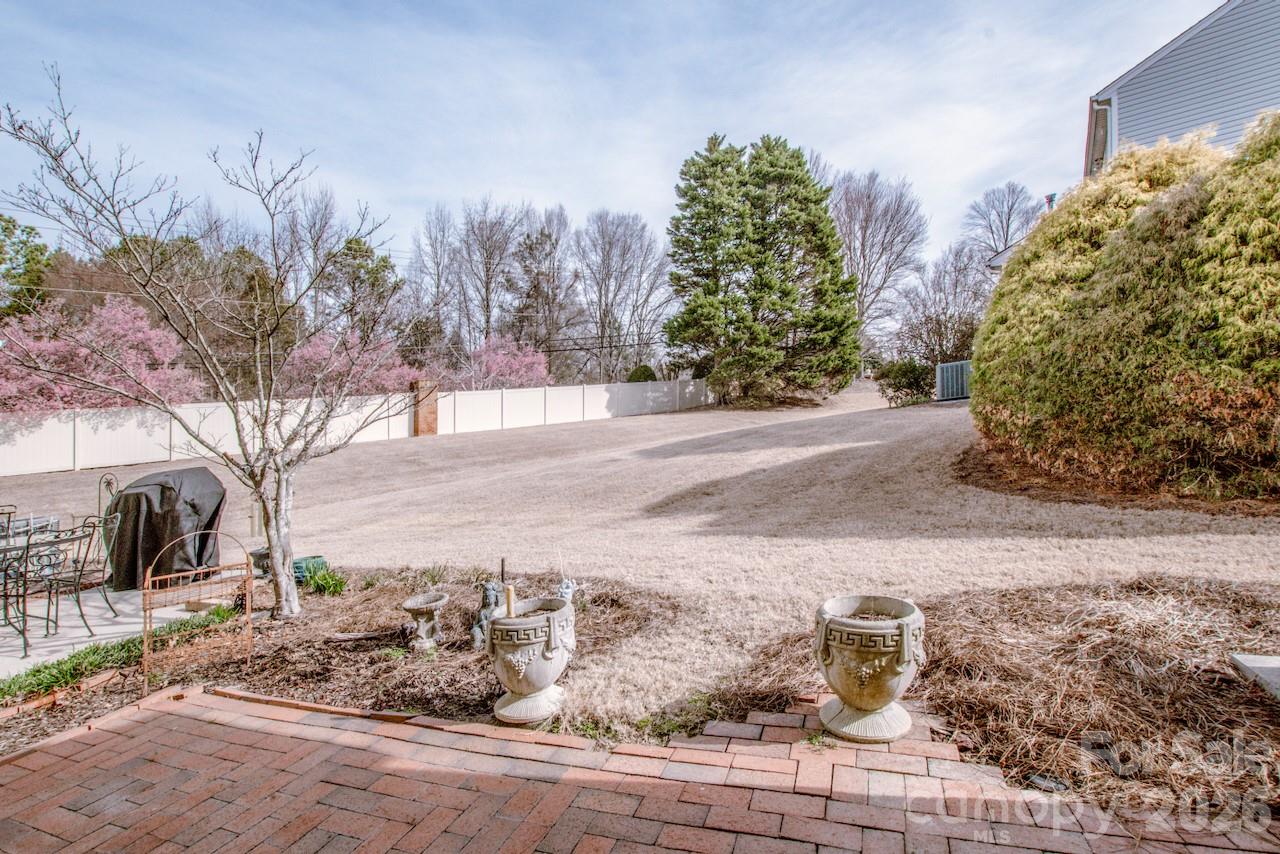Photo 8 of 3233 Mannington Drive, Charlotte, NC