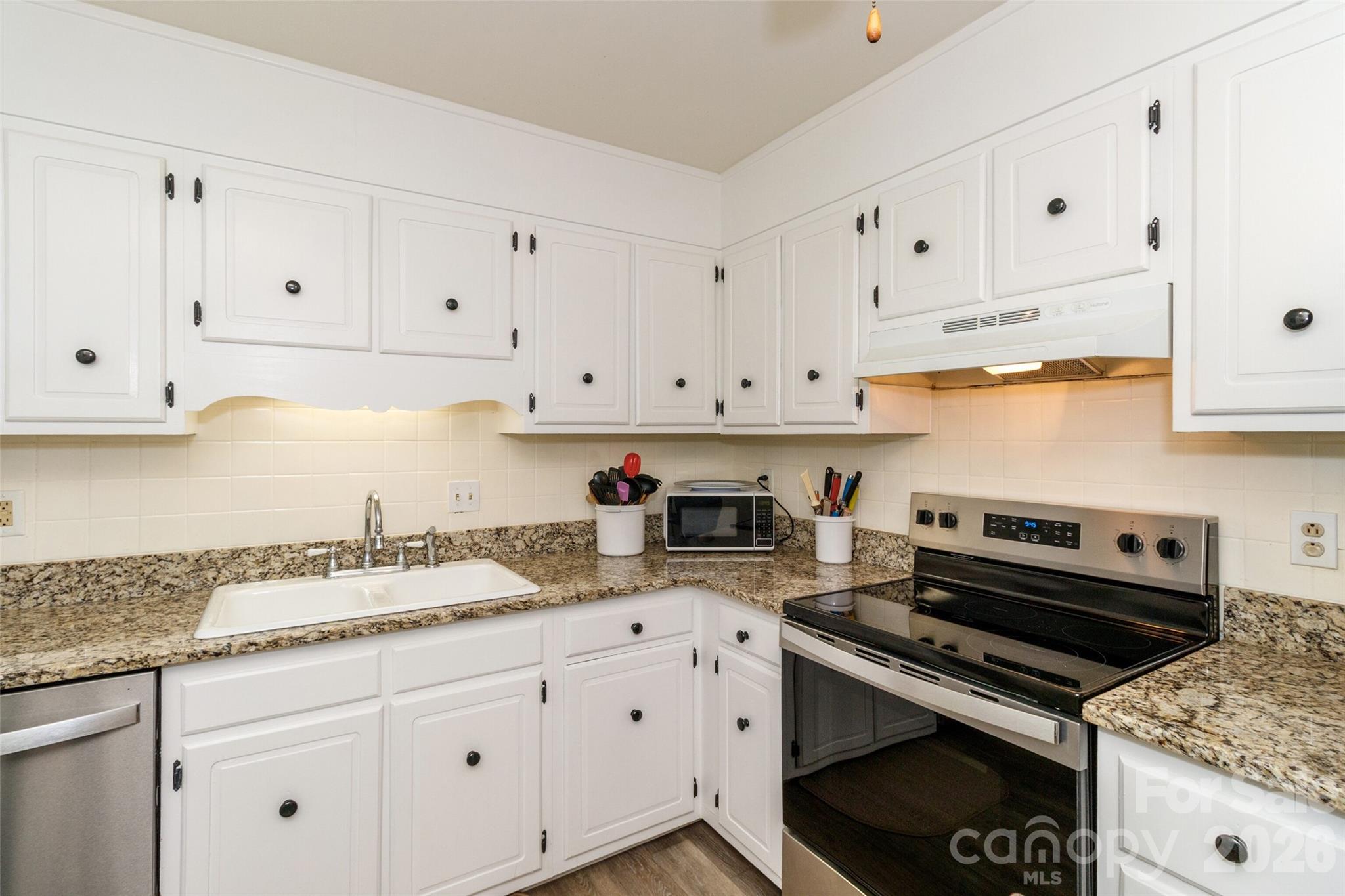 Photo 13 of 8300 Knights Bridge Road, Charlotte, NC